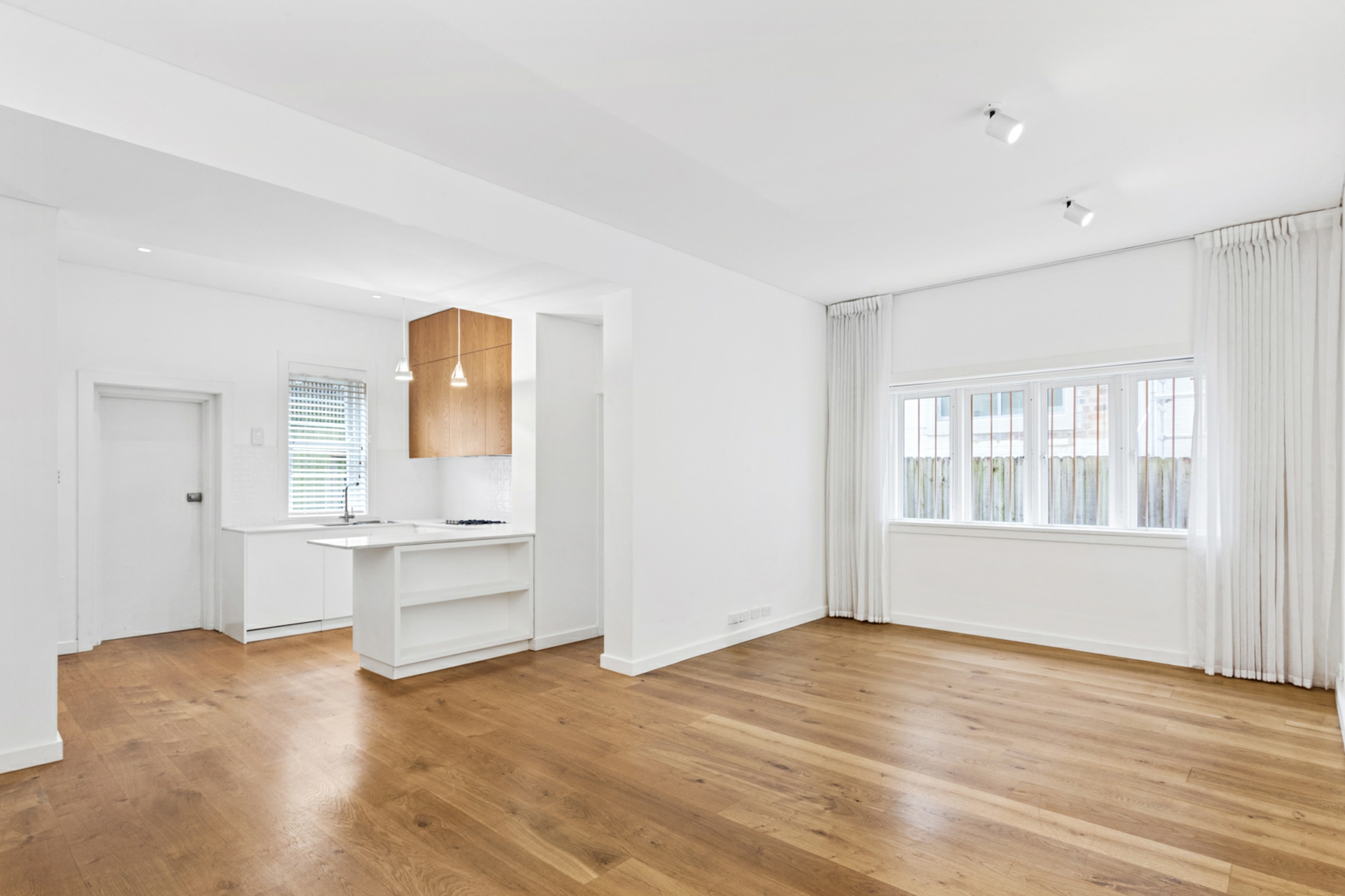 2/21 Beach Road Bondi Beach NSW - Property Details - LJ Hooker