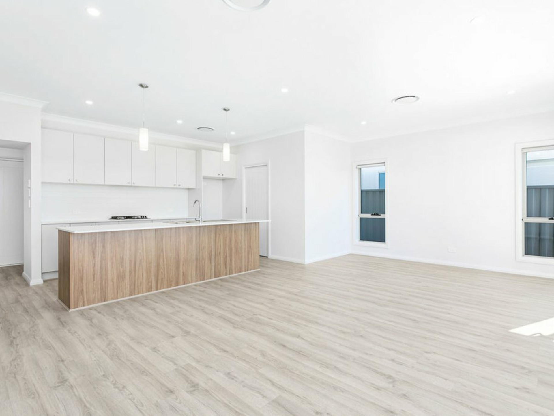 34 Flagstone Way North Rothbury NSW - House for Rent - LJ Hooker