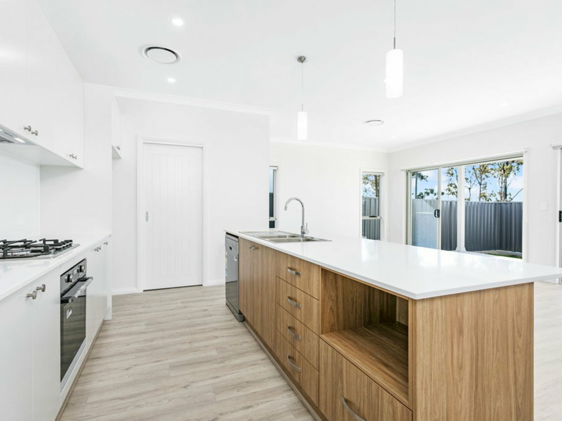 34 Flagstone Way North Rothbury NSW - House for Rent - LJ Hooker