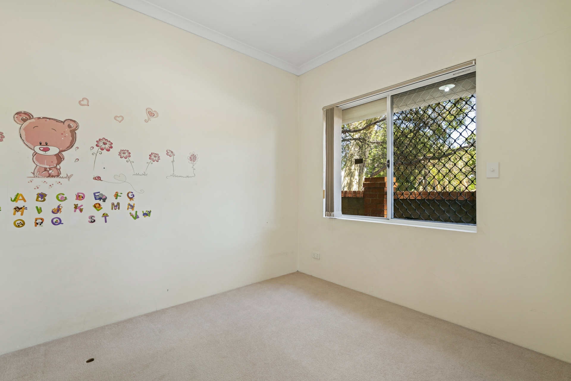 1 Harriet Pl Cloverdale WA - House for Rent - LJ Hooker