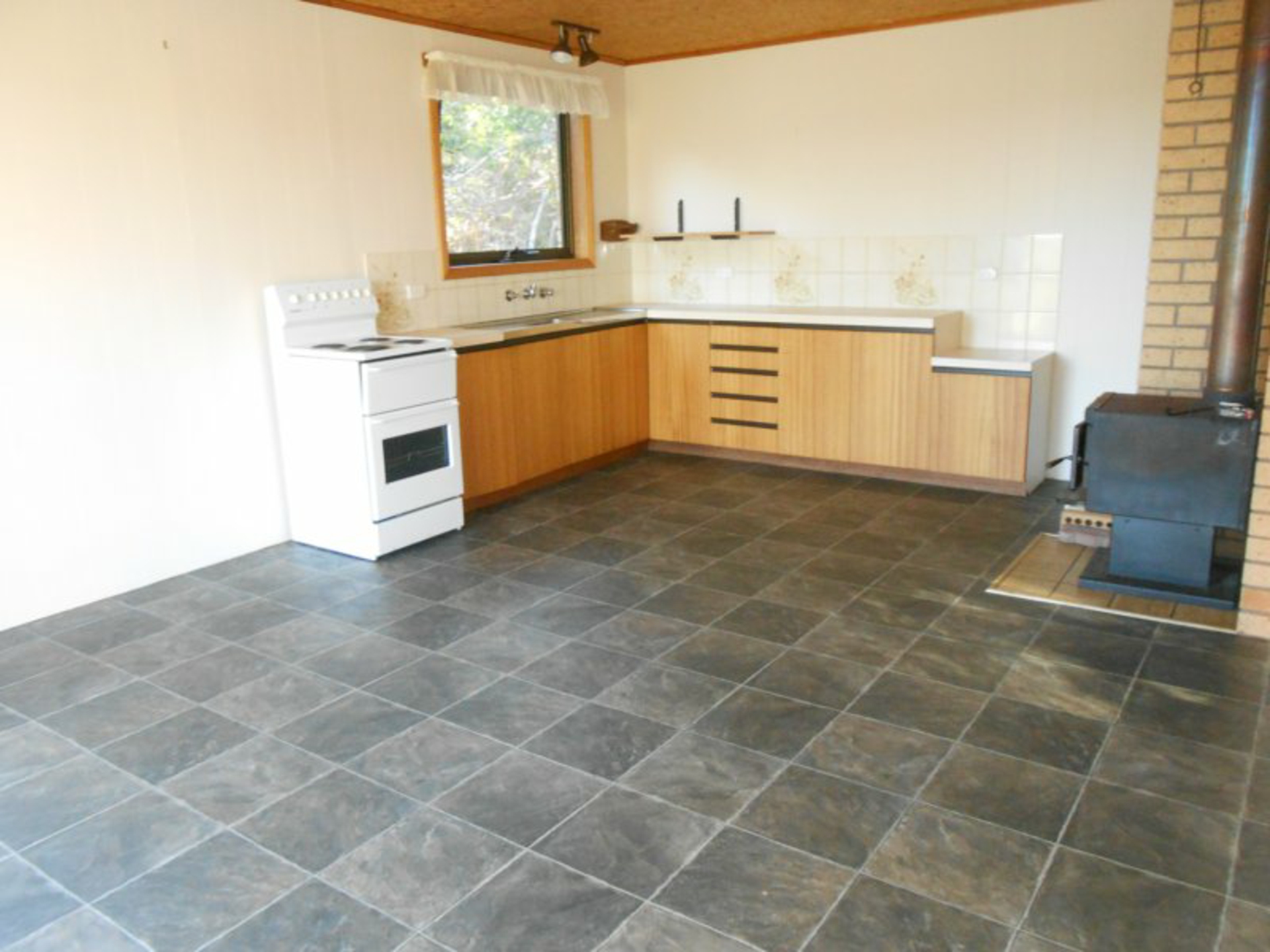 186 Main Road Binalong Bay TAS - House for Rent - LJ Hooker