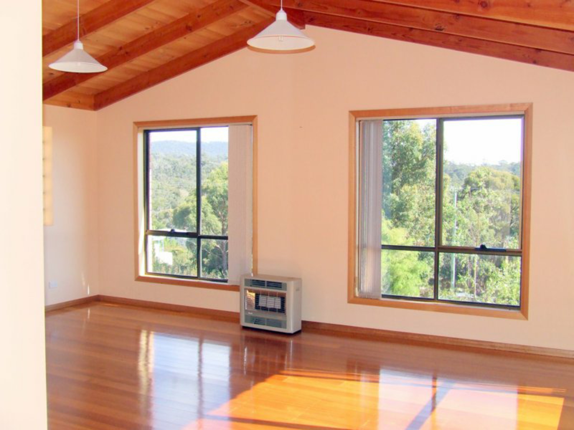 186 Main Road Binalong Bay TAS - House for Rent - LJ Hooker