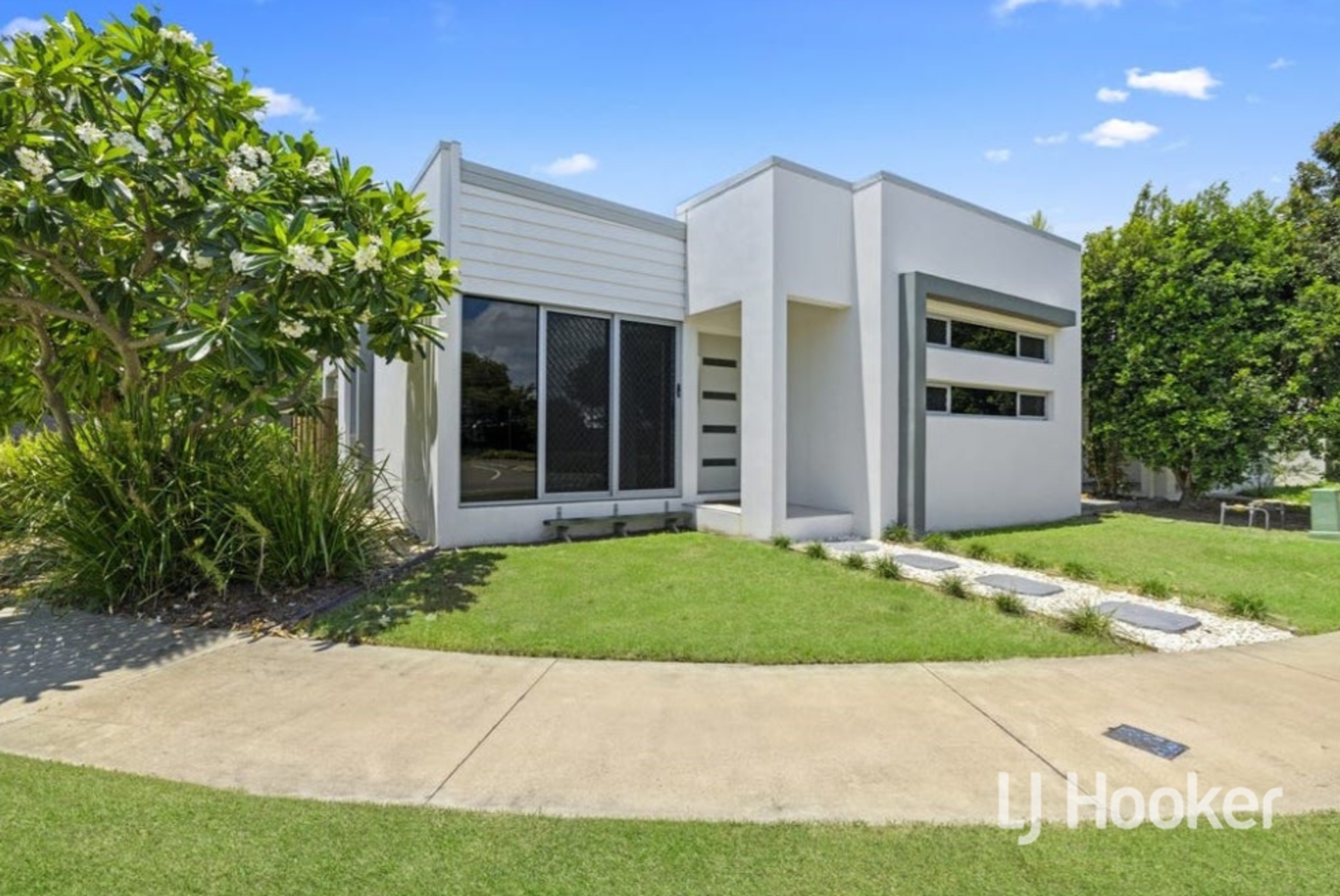 42 Riveredge Boulevard Oonoonba QLD - Property Details - LJ Hooker