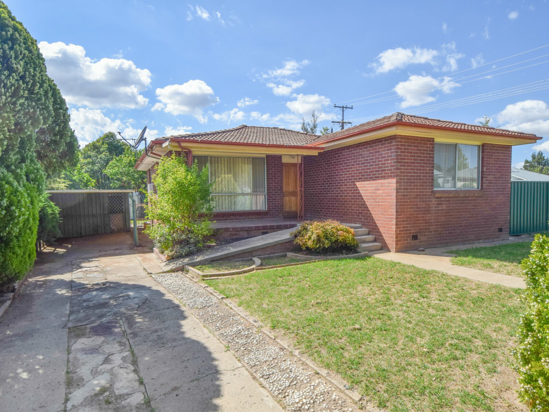 24 Murringo Street Young NSW - Property Details - LJ Hooker