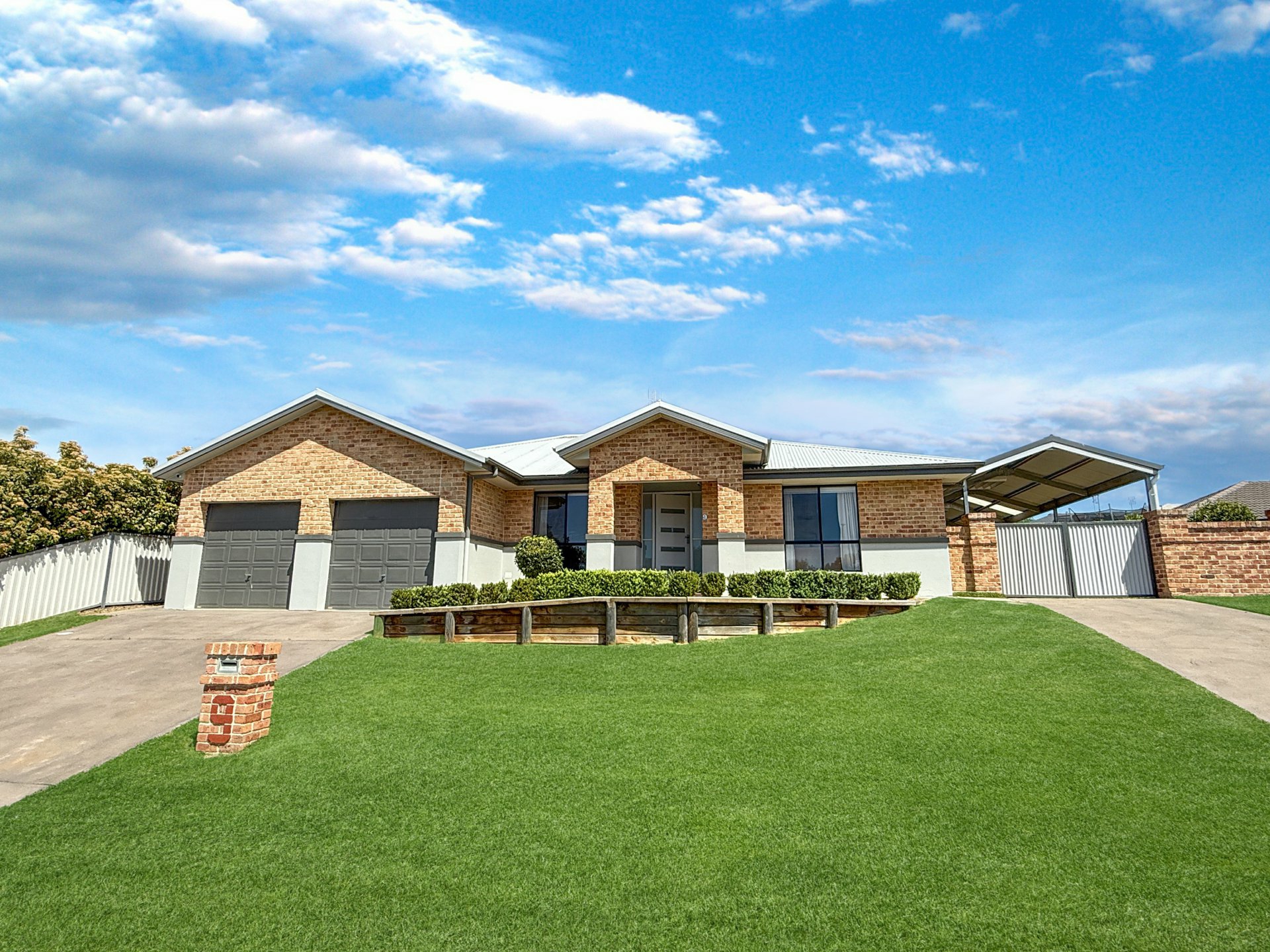 9 Jordan Place Young NSW - Property Details - LJ Hooker