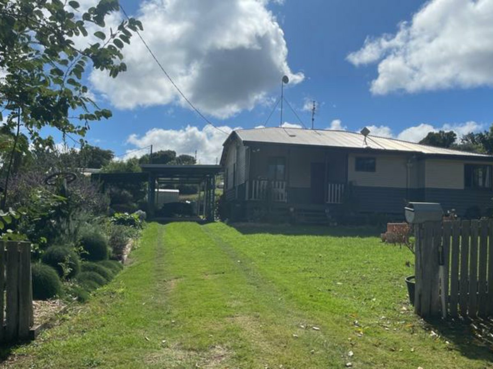 11 Phillips Street Tingoora QLD - Property Details - LJ Hooker