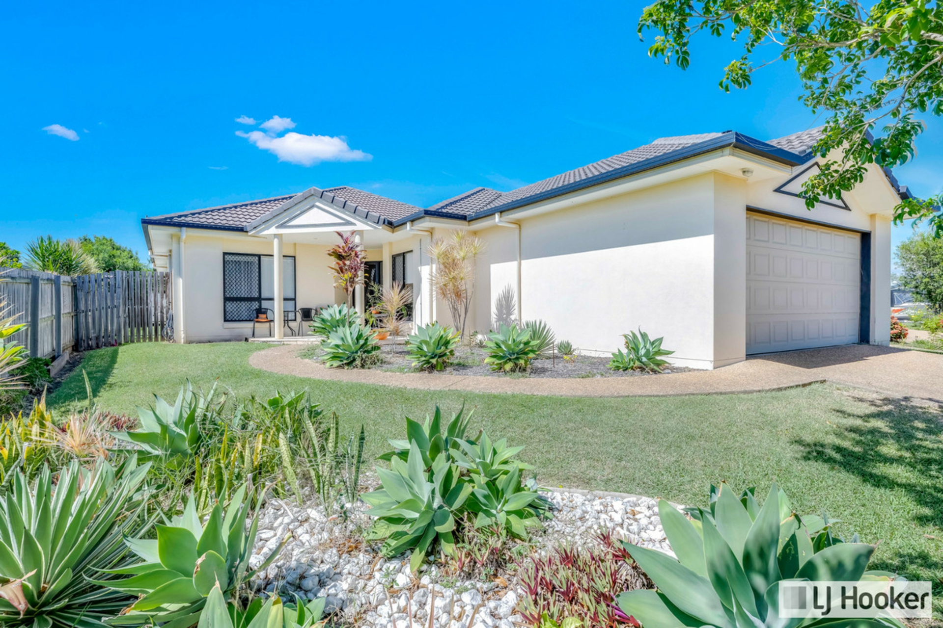18 McCallum Close Coral Cove QLD - Property Details - LJ Hooker