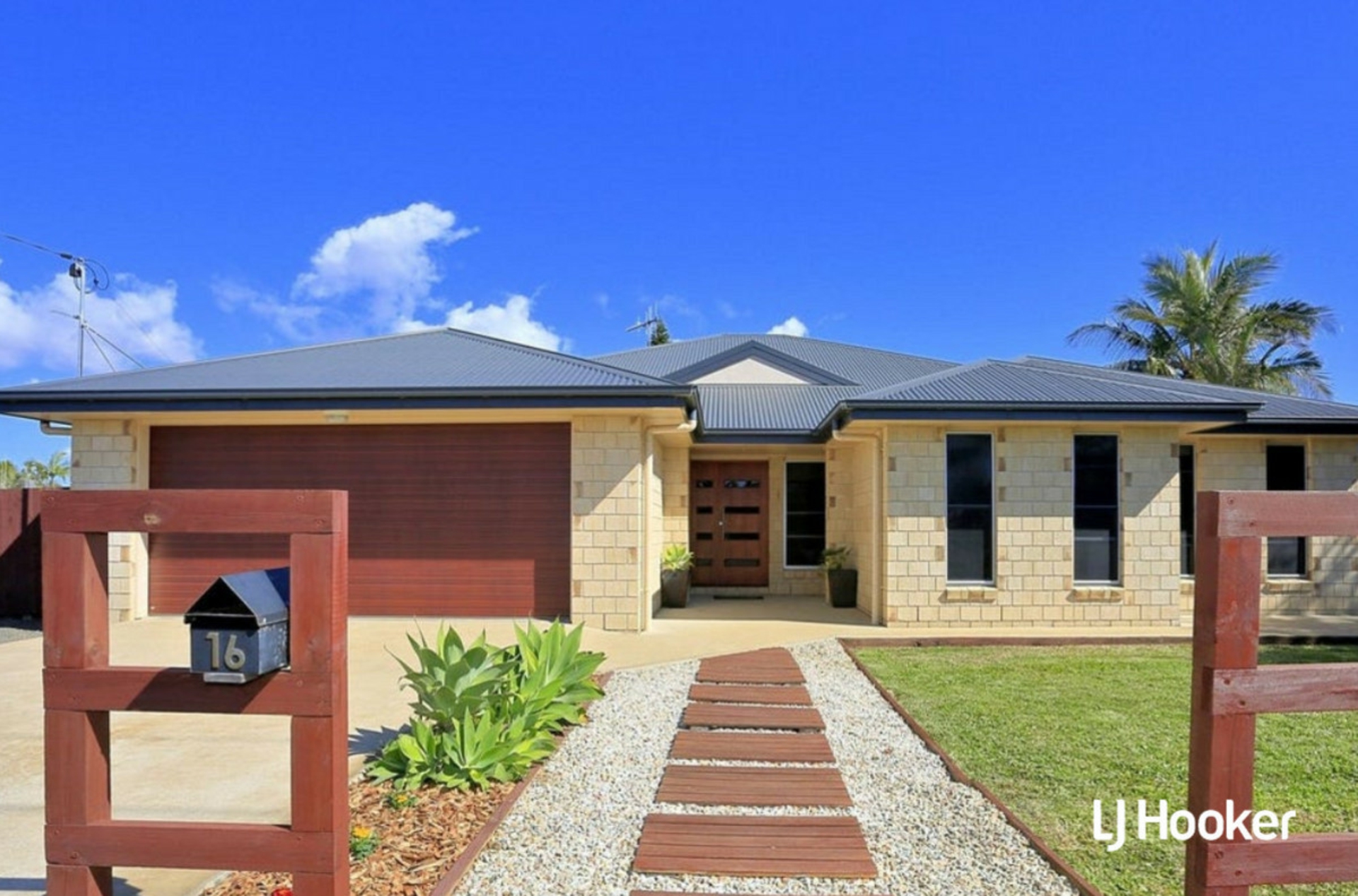16 Logan Road Innes Park QLD - House for Rent - LJ Hooker