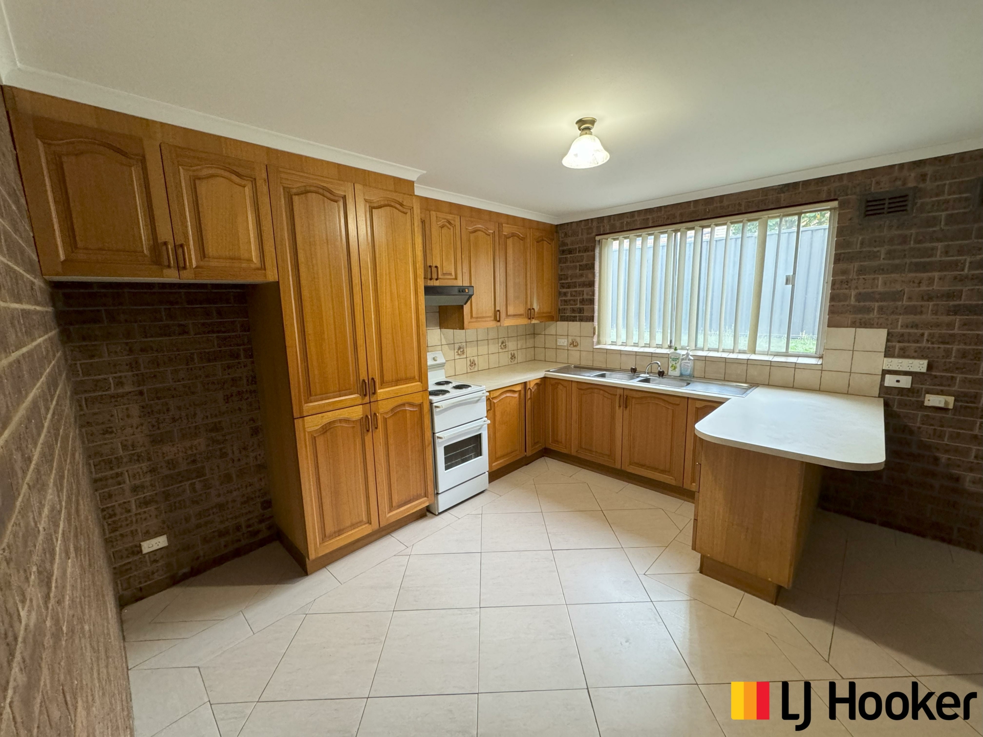 634 Beach Road Surf Beach NSW - Property Details - LJ Hooker