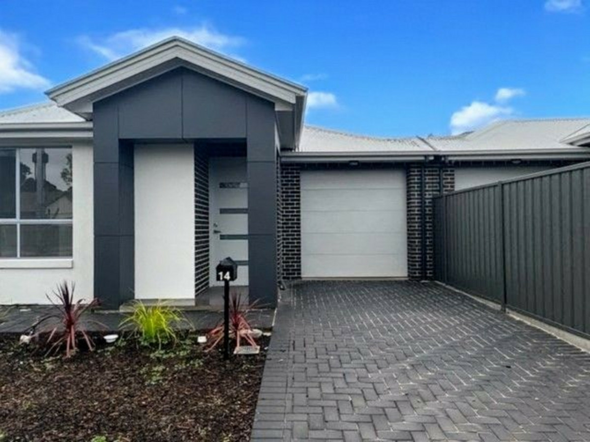 14 Hyacinth Crescent Christie Downs SA - House for Rent - LJ Hooker