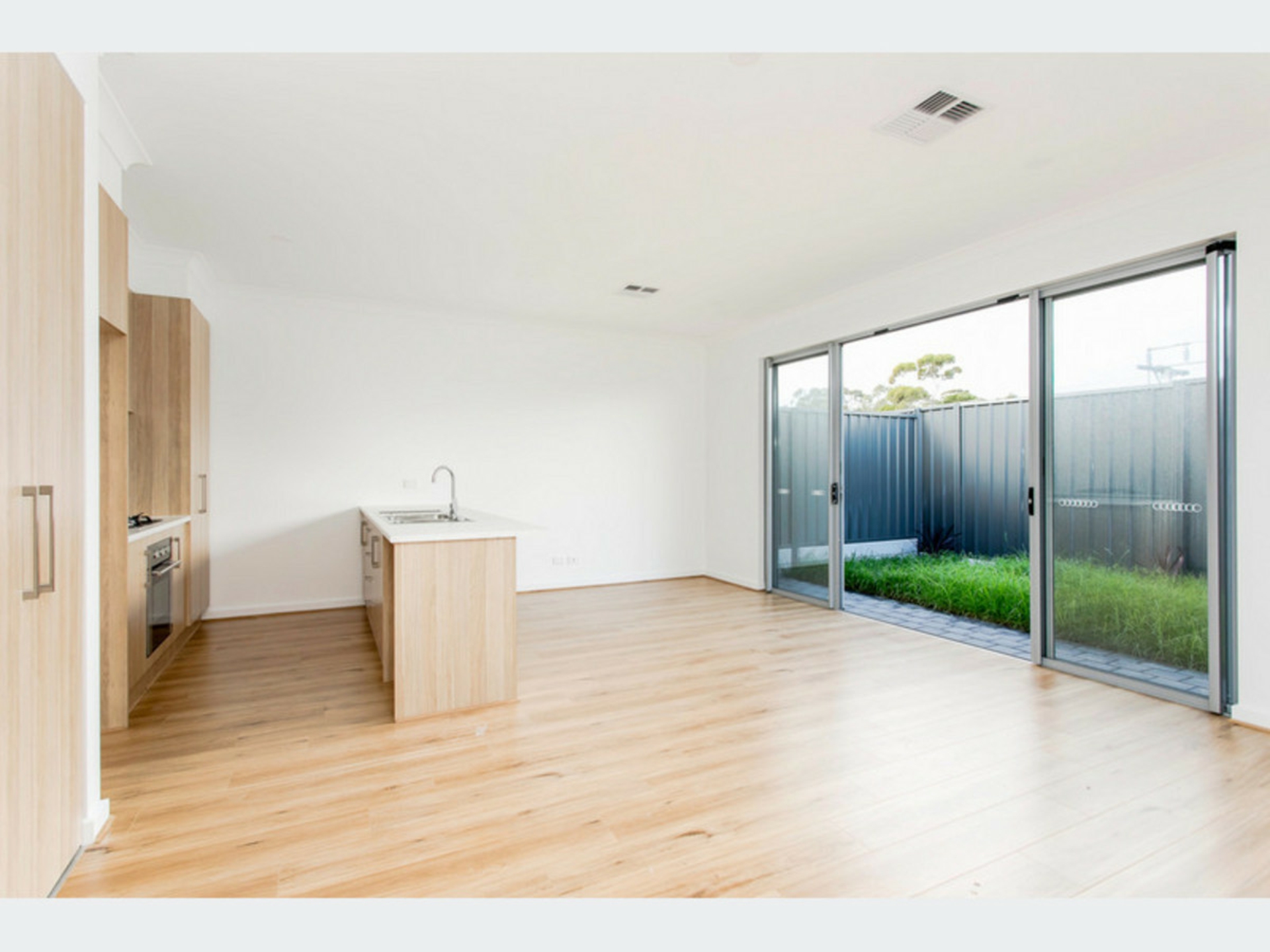 14 Hyacinth Crescent Christie Downs SA - House for Rent - LJ Hooker