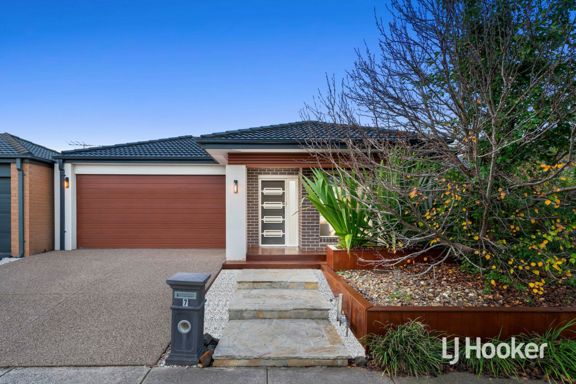 7 Victorking Drive Point Cook VIC - Property Details - LJ Hooker