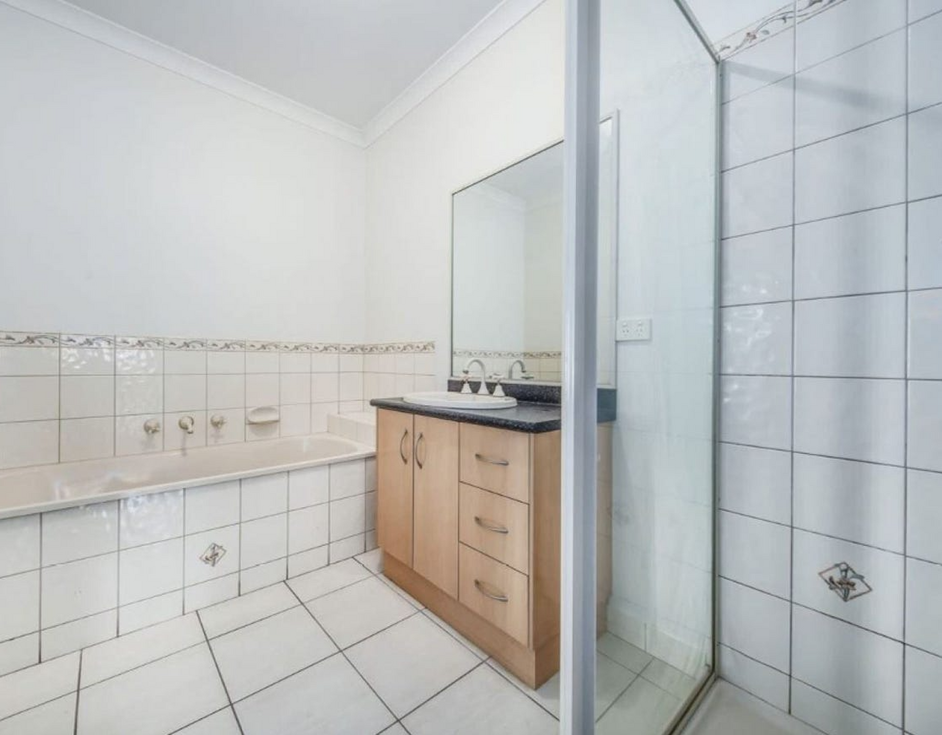3/44 Hogans Road Hoppers Crossing VIC - House for Rent - LJ Hooker