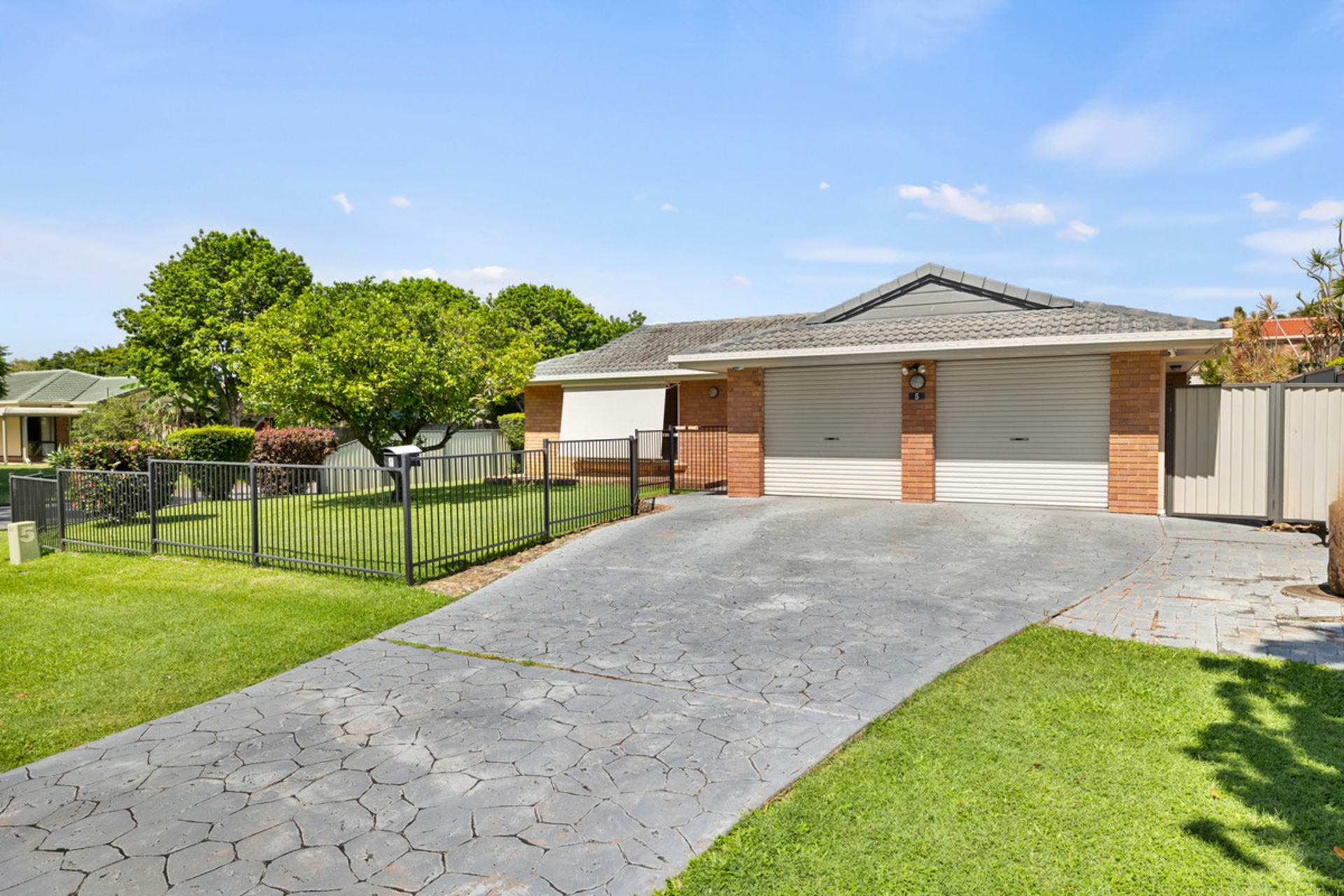 5 Crossley Drive Wellington Point QLD - Property Details - LJ Hooker