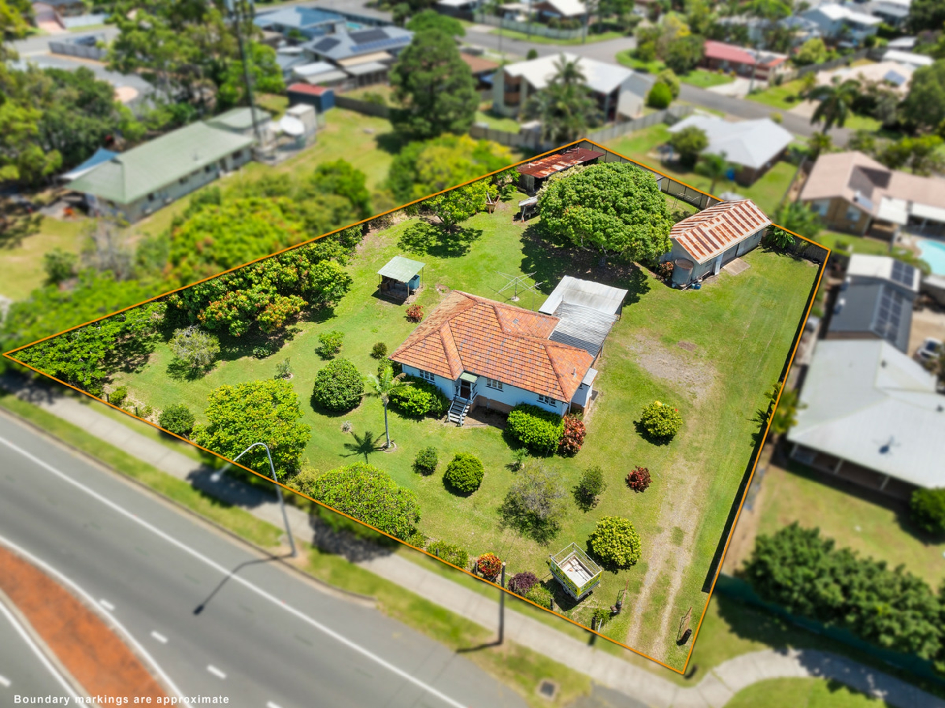 83-85 Cleveland Redland Bay Road Thornlands QLD - Property Details - LJ ...