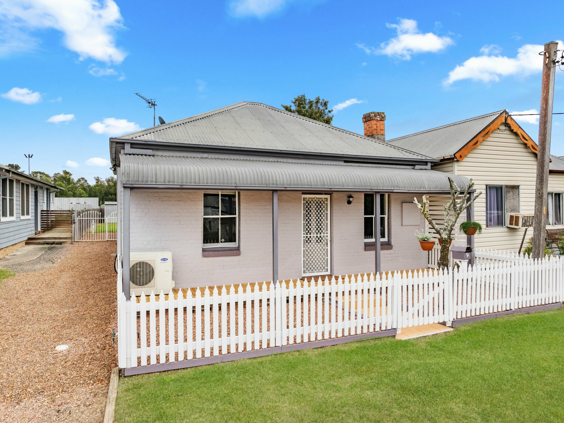 9 Charles Street Abermain NSW - Property Details - LJ Hooker