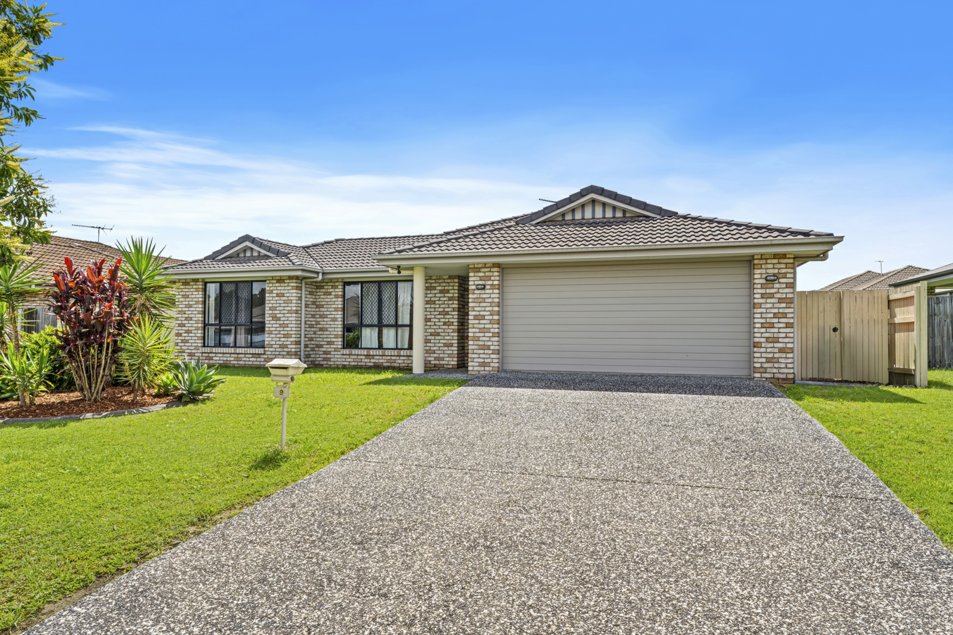 9 Sandpiper Circuit Eagleby QLD - Property Details - LJ Hooker