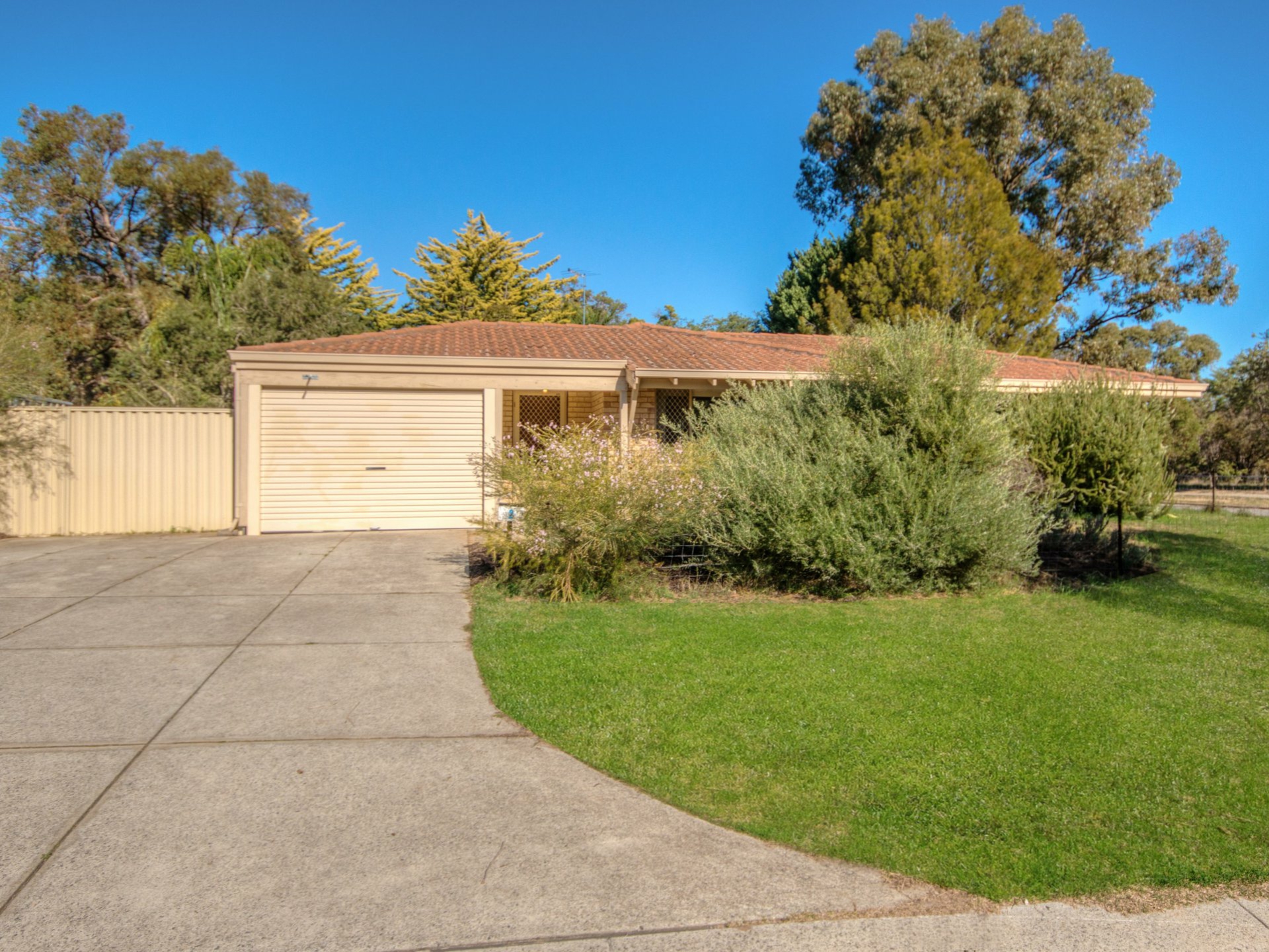 2 Riley Place Leda WA - Property Details - LJ Hooker