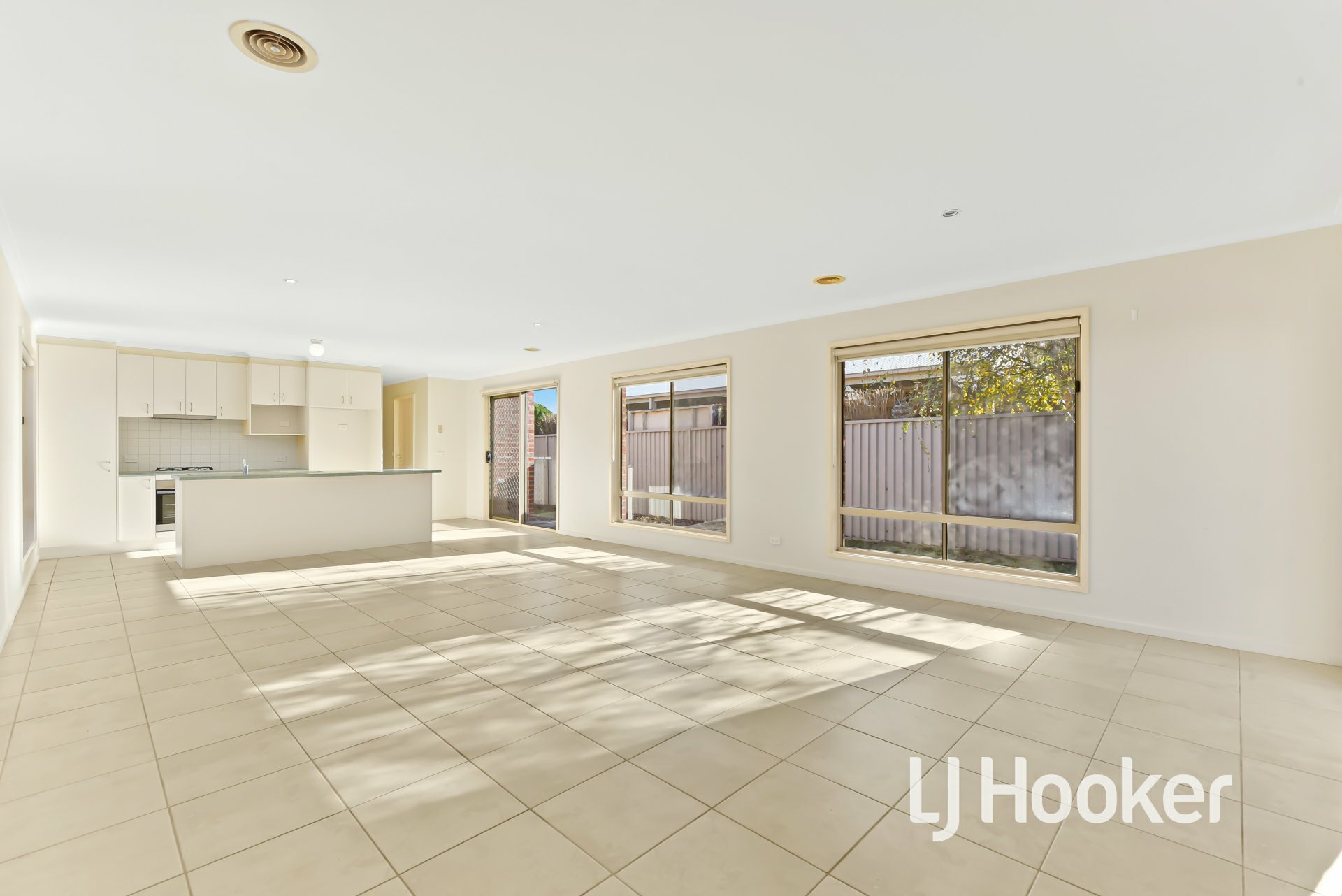 2 Catherine Place Pakenham VIC - Property Details - LJ Hooker