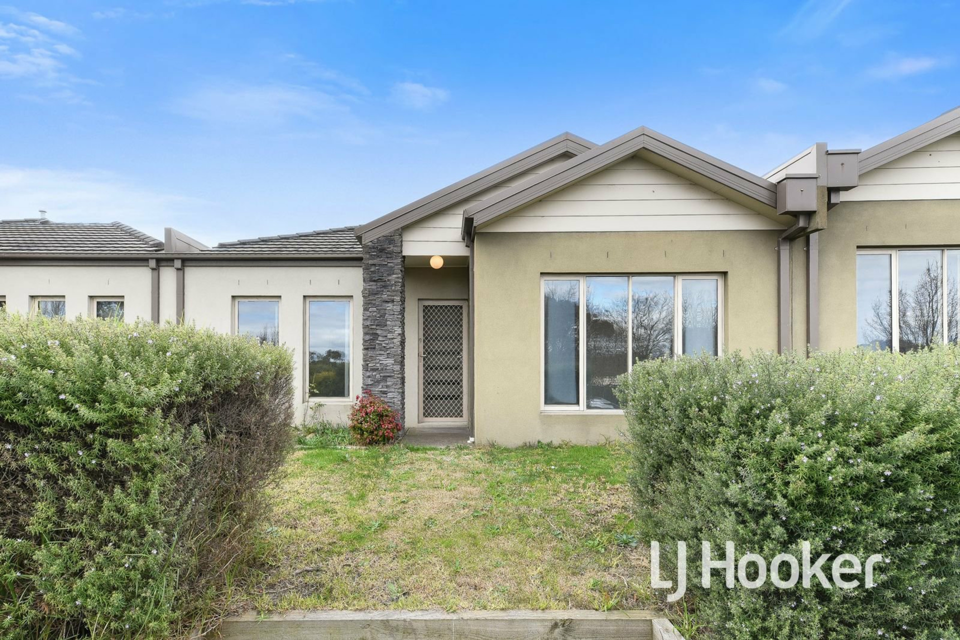 9 McClenaghan Place Pakenham VIC - Property Details - LJ Hooker