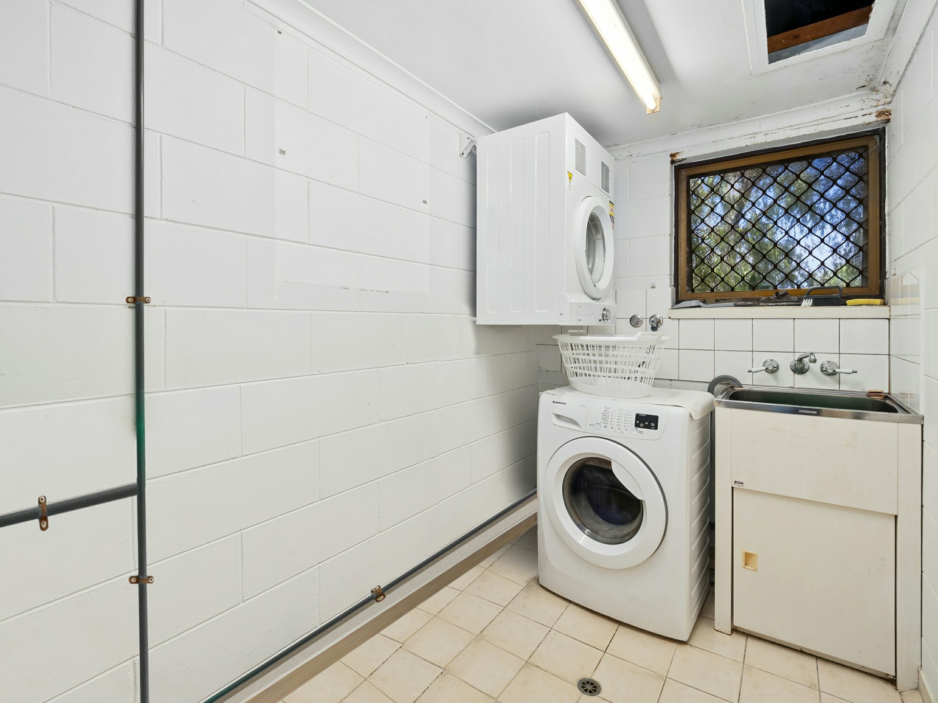 2/22-24 Rutherford Street Yorkeys Knob QLD - Property Details - LJ Hooker