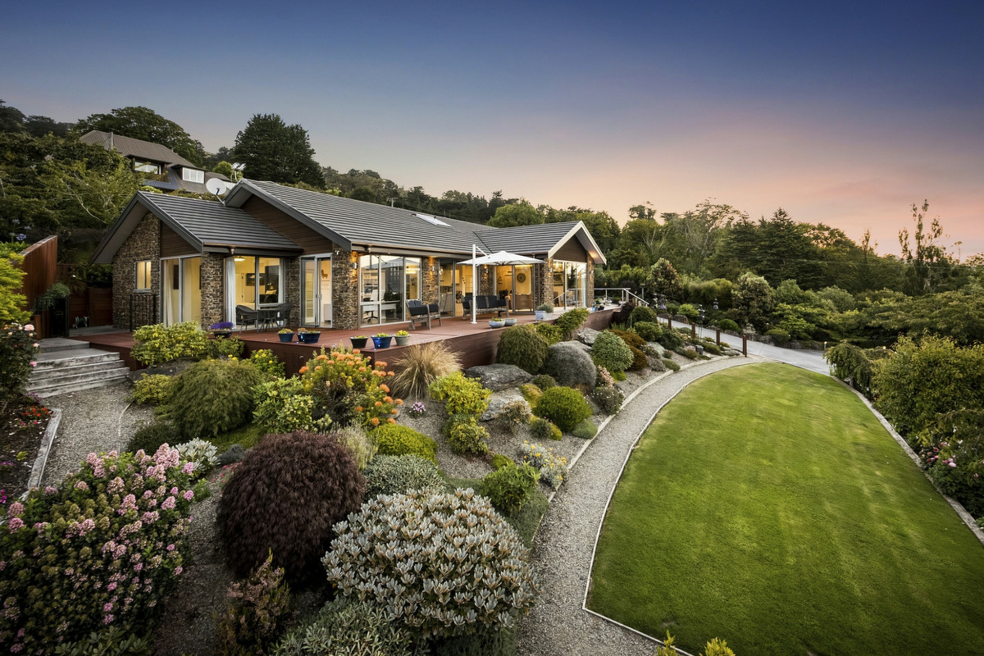 28 Barling Street Macandrew Bay Otago - Property Details - LJ Hooker