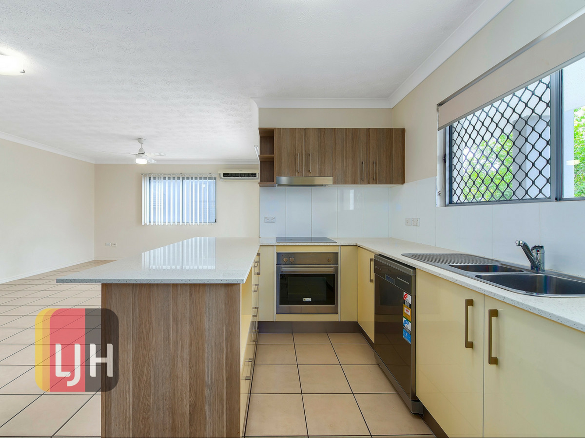 2/61 Rode Road Wavell Heights QLD - Property Details - LJ Hooker