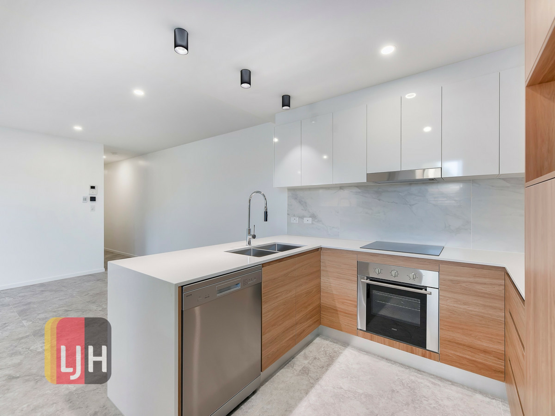 4/27 Elwyn Street Northgate QLD - Apartment for Rent - LJ Hooker