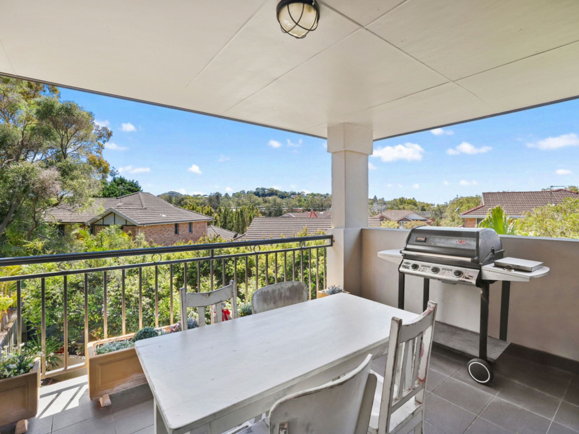 13/90 Darley Street Mona Vale NSW - Property Details - LJ Hooker