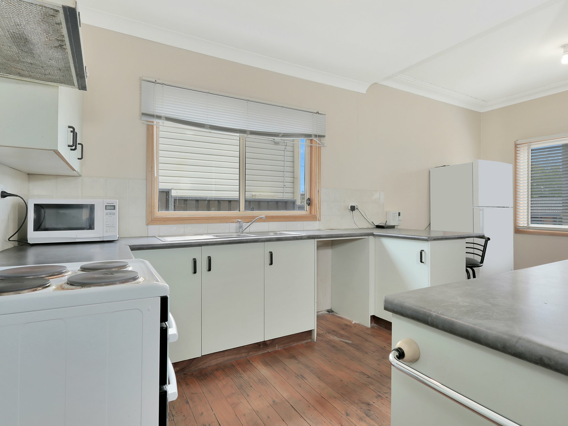 10 Lucy St Kingswood NSW - Property Details - LJ Hooker
