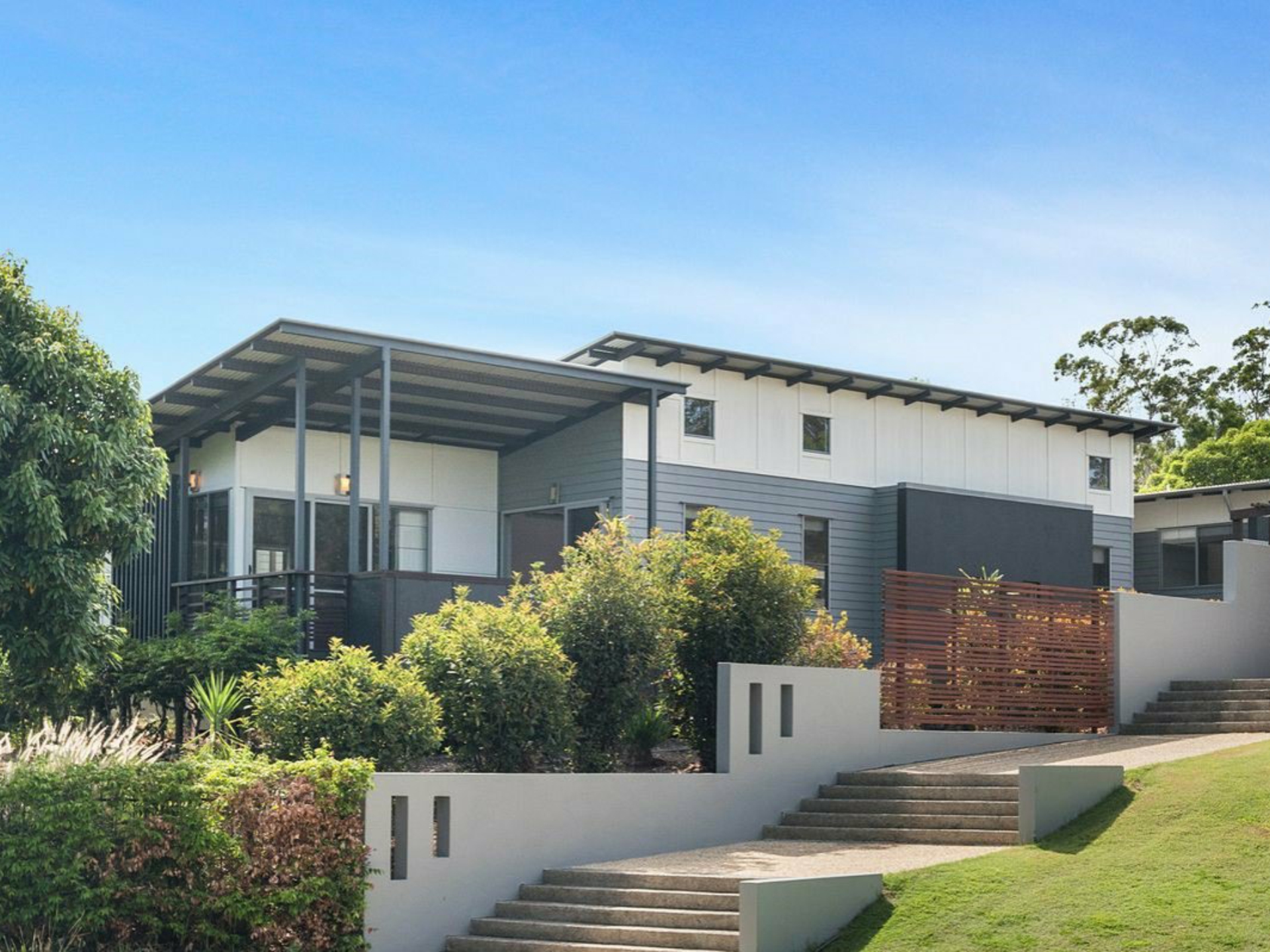Unit 1/99 Brookwater Drive Brookwater QLD - Property Details - LJ Hooker
