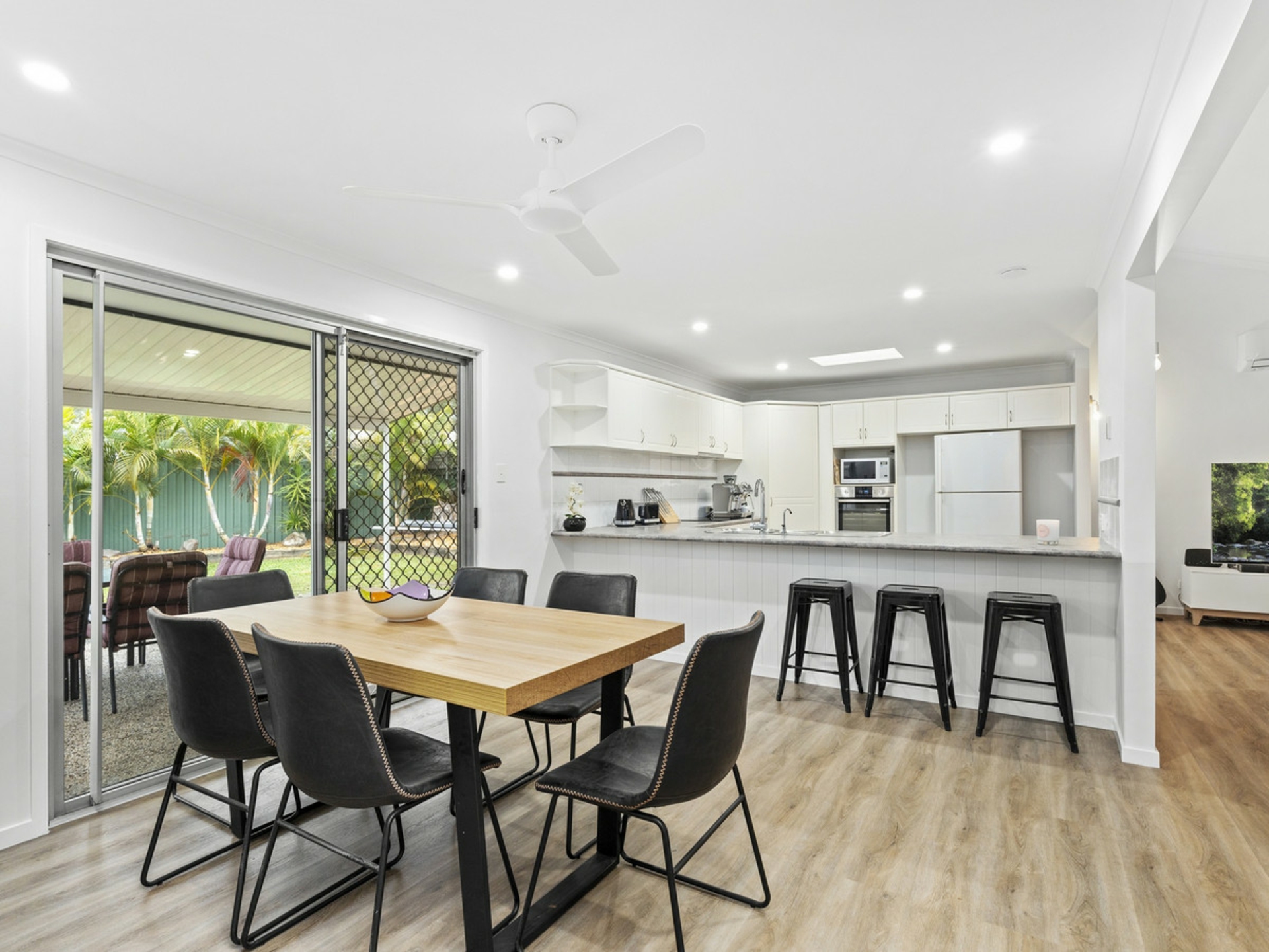14 Gemstone Court Carrara QLD - Property Details - LJ Hooker