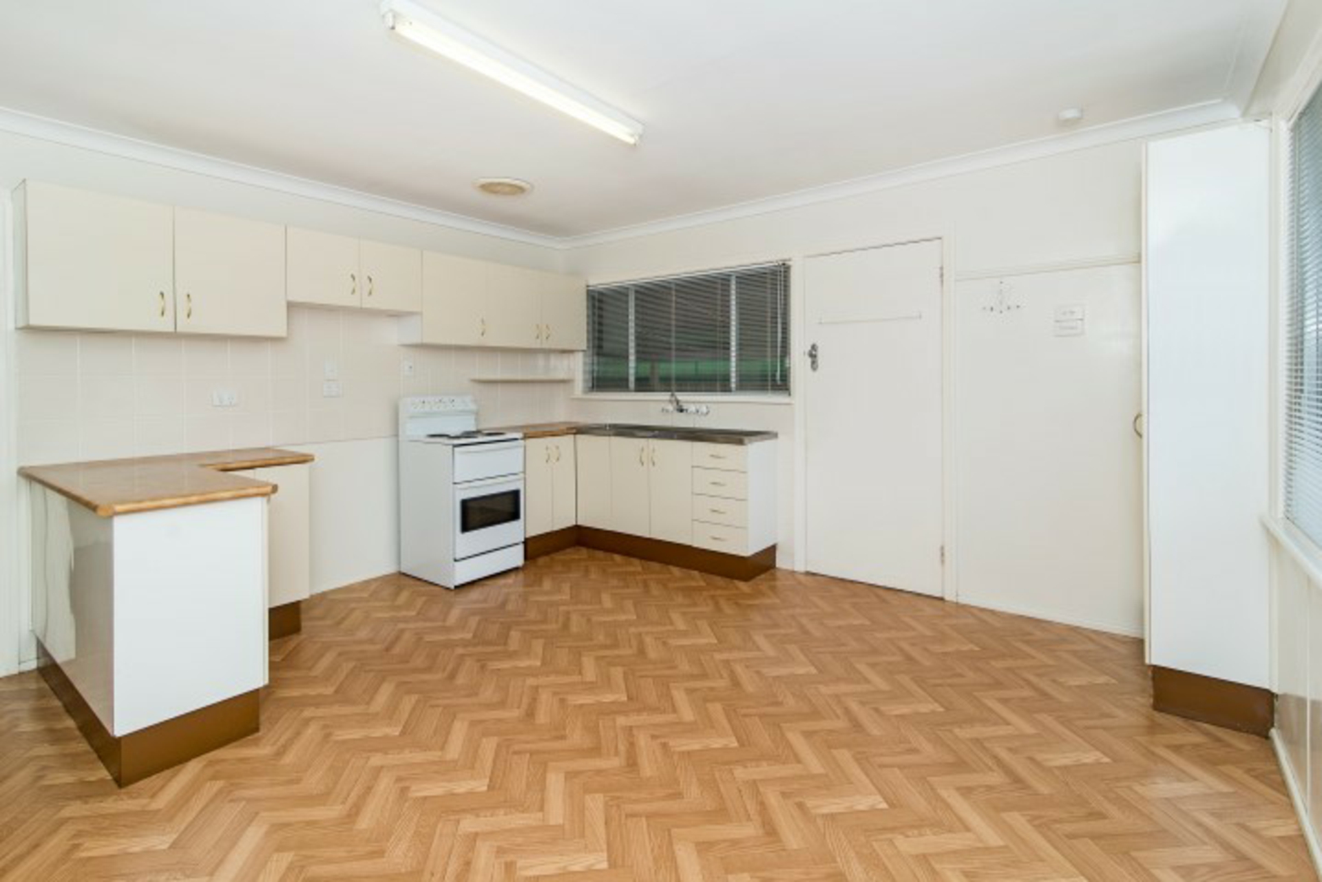 6 Corser Street Centenary Heights QLD - Property Details - LJ Hooker