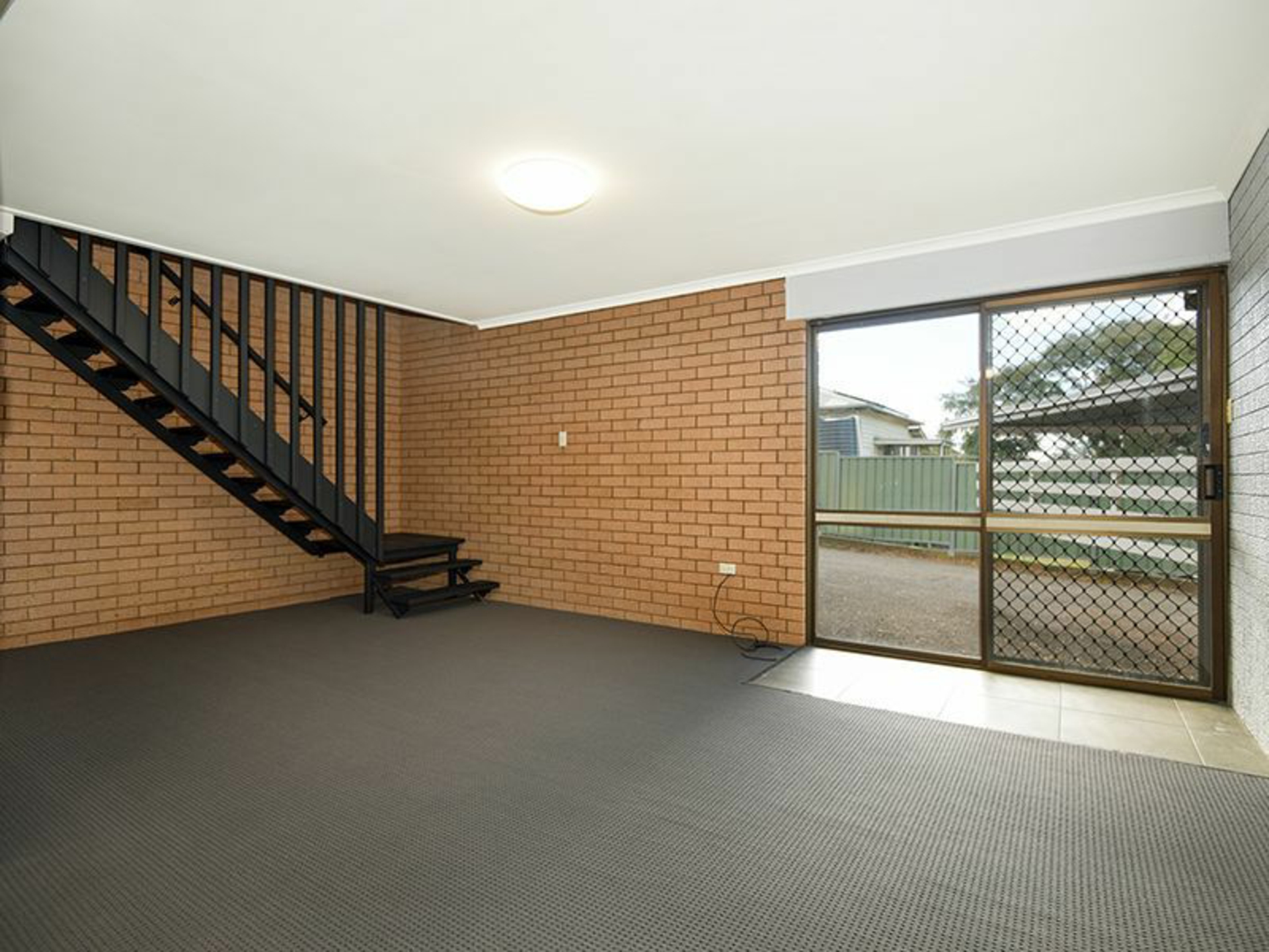 2/266 West Street Kearneys Spring QLD - Unit for Rent - LJ Hooker