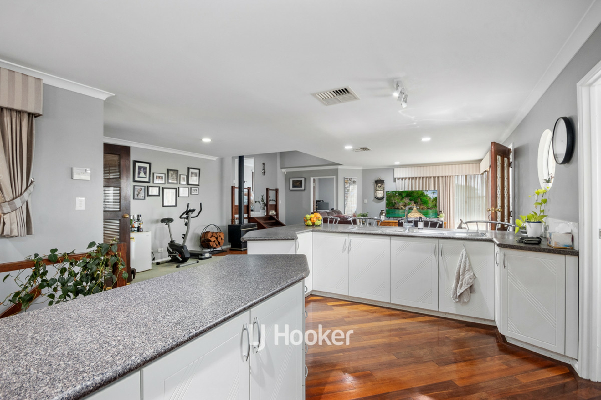 7 Crocker Place Australind WA - Property Details - LJ Hooker