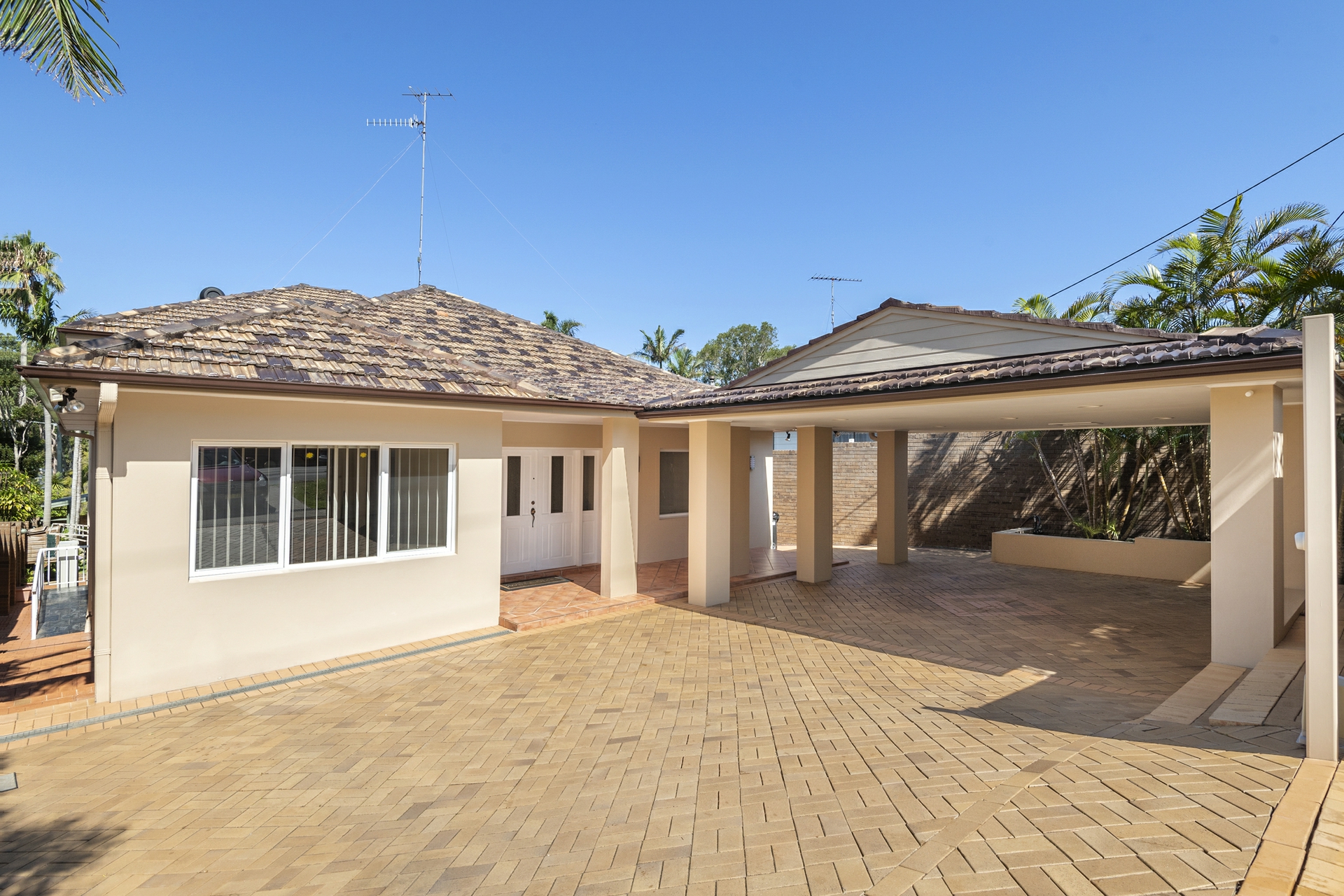 568 Barrenjoey Road Avalon Beach NSW - Property Details - LJ Hooker