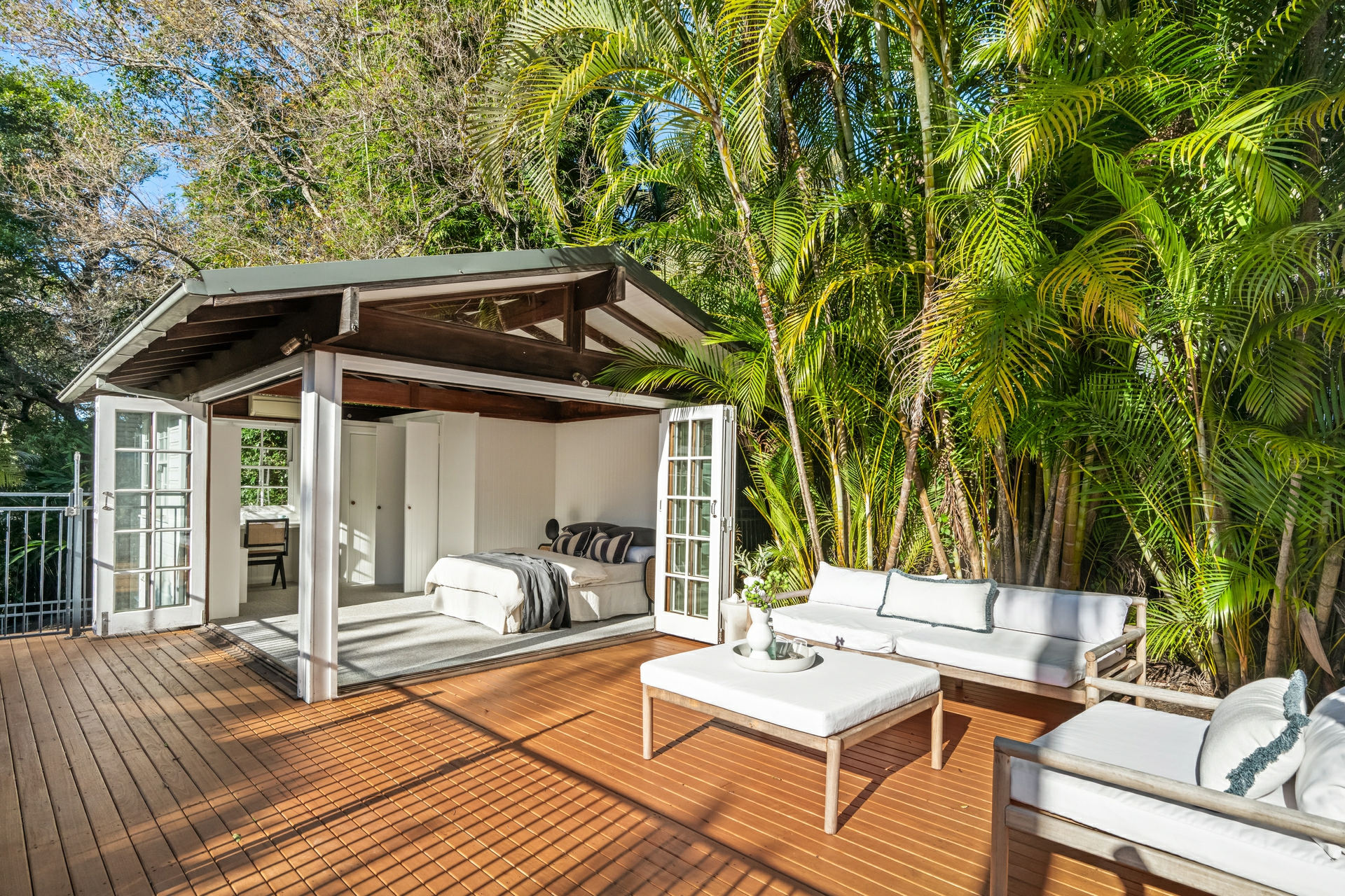 63 Elvina Avenue Avalon Beach NSW - Property Details - LJ Hooker