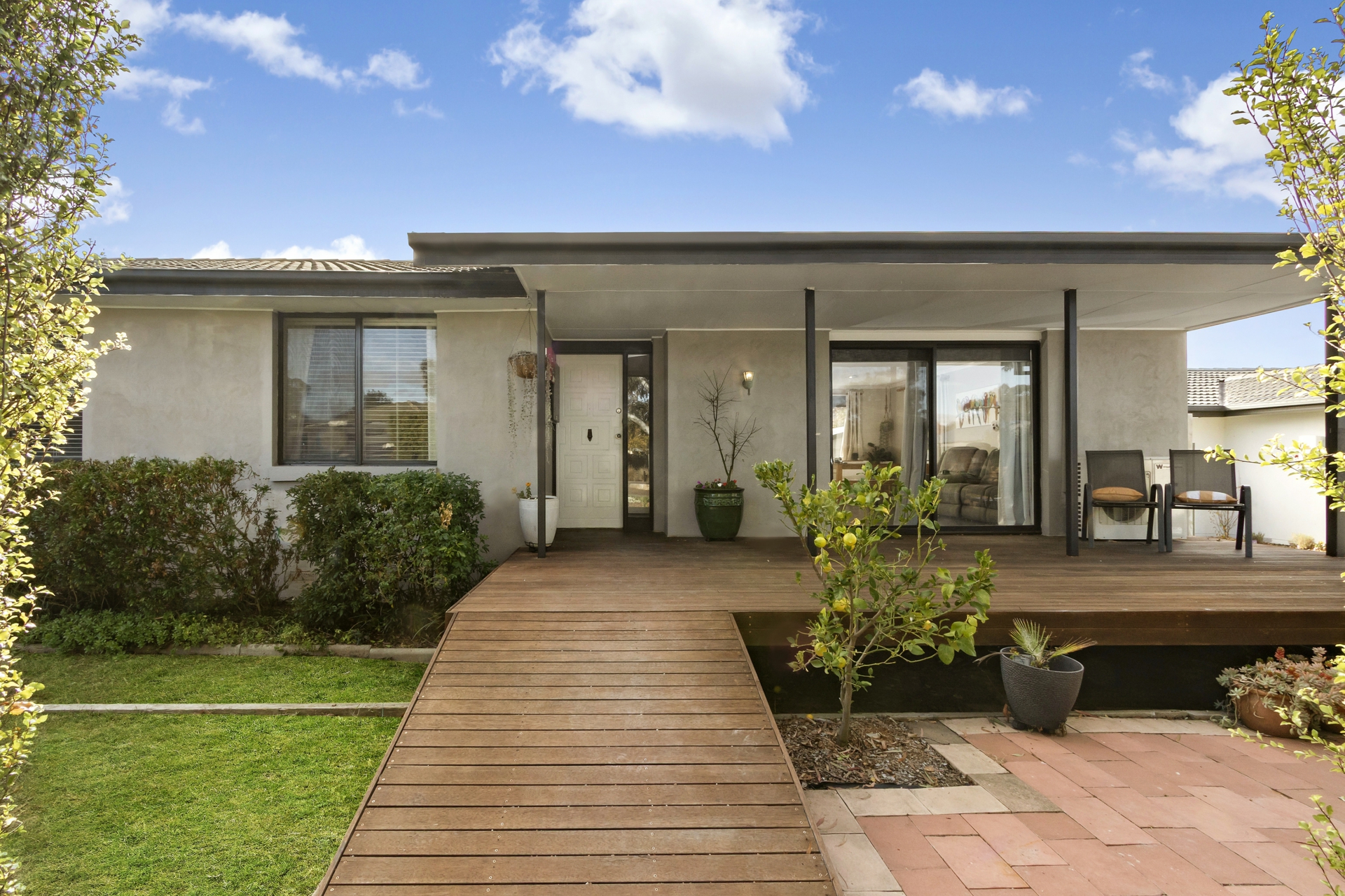 15 Attiwell Circuit Kambah ACT - Property Details - LJ Hooker
