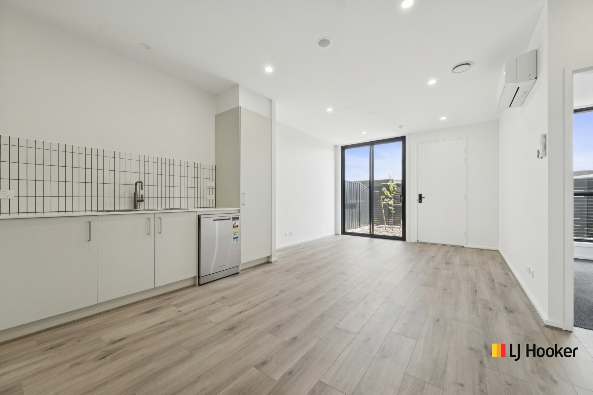 8/6 Inge King Crescent Whitlam ACT - Property Details - LJ Hooker