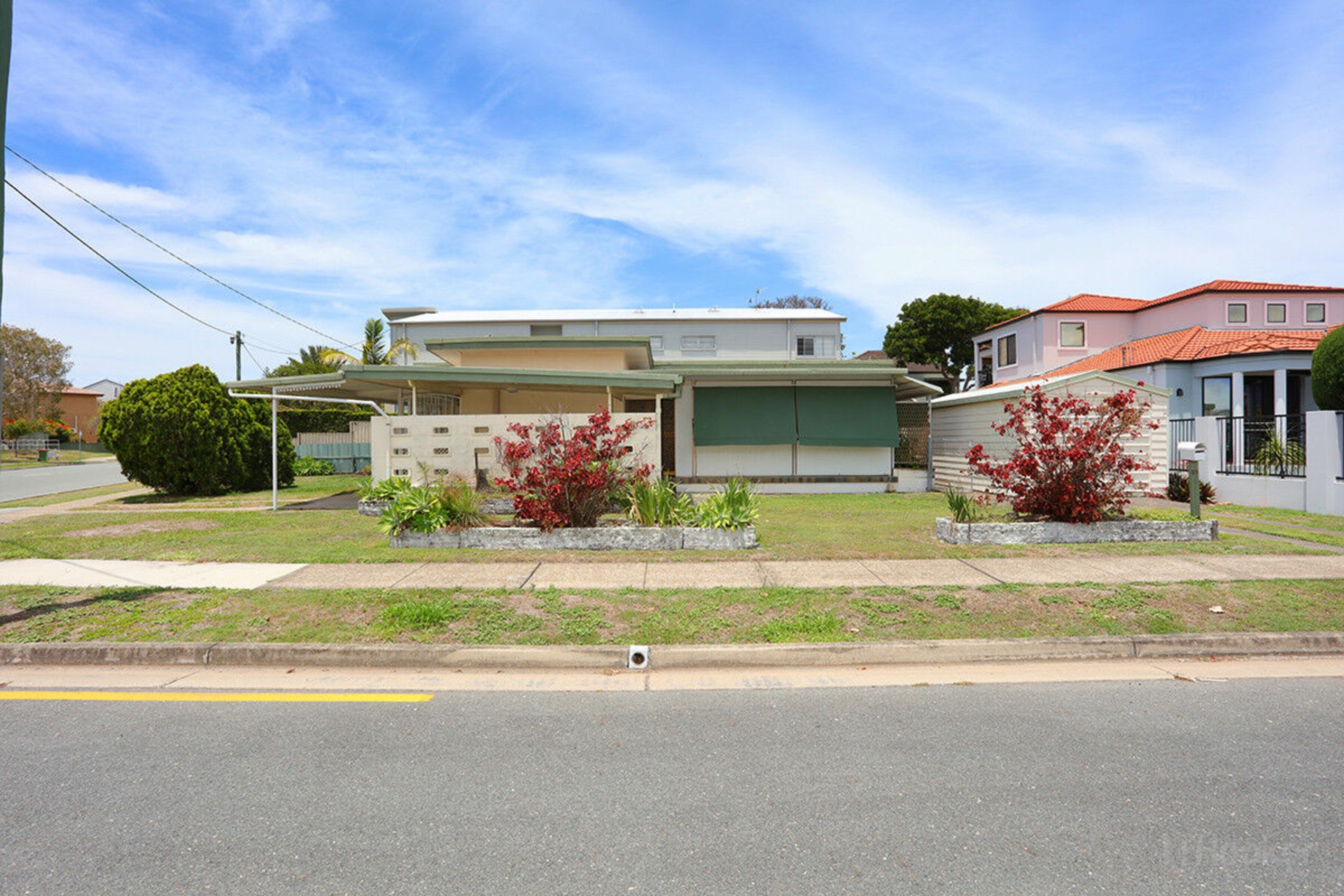 22 Burrows Street Biggera Waters QLD - Property Details - LJ Hooker