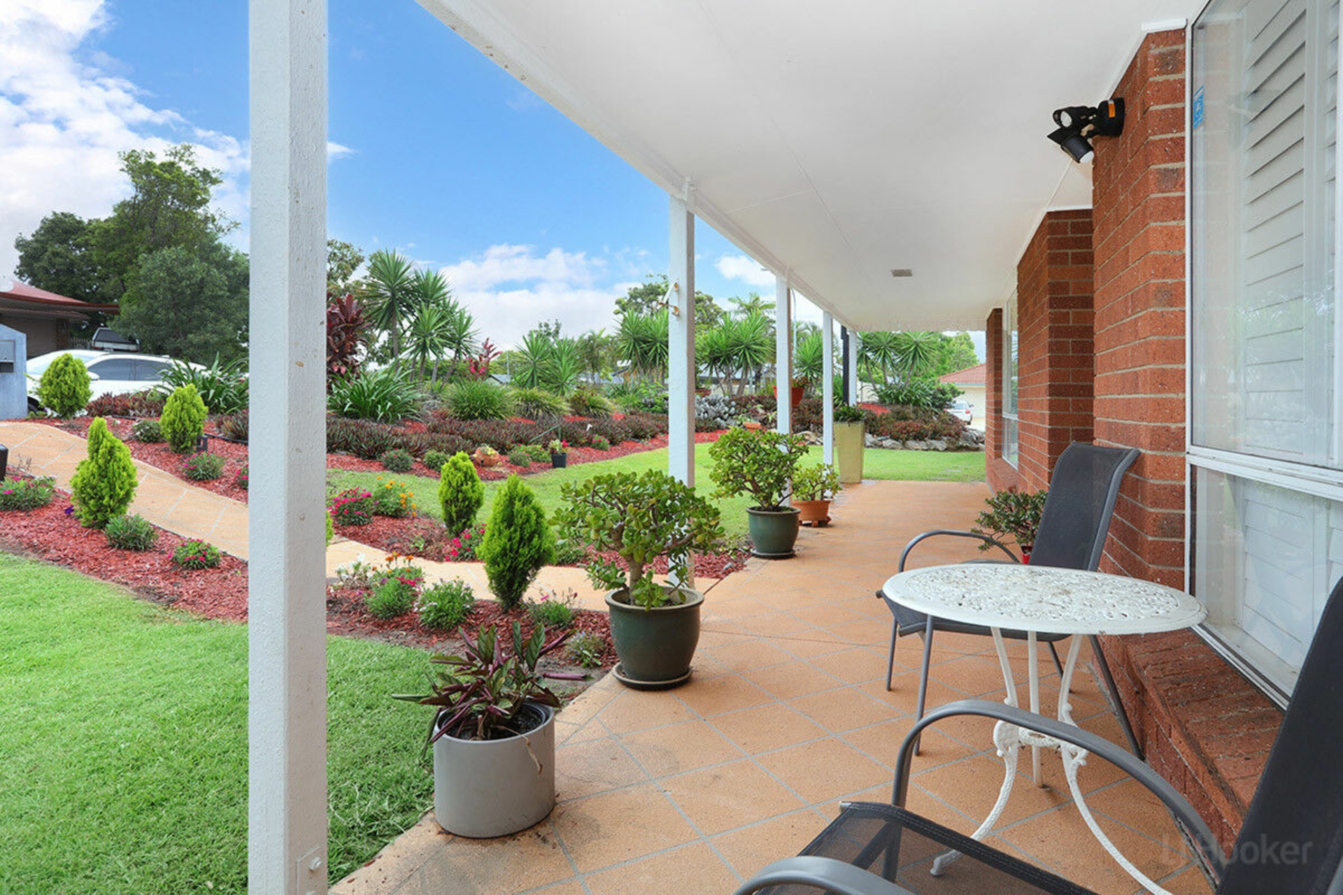 2 Breakspear Road Molendinar QLD - Property Details - LJ Hooker