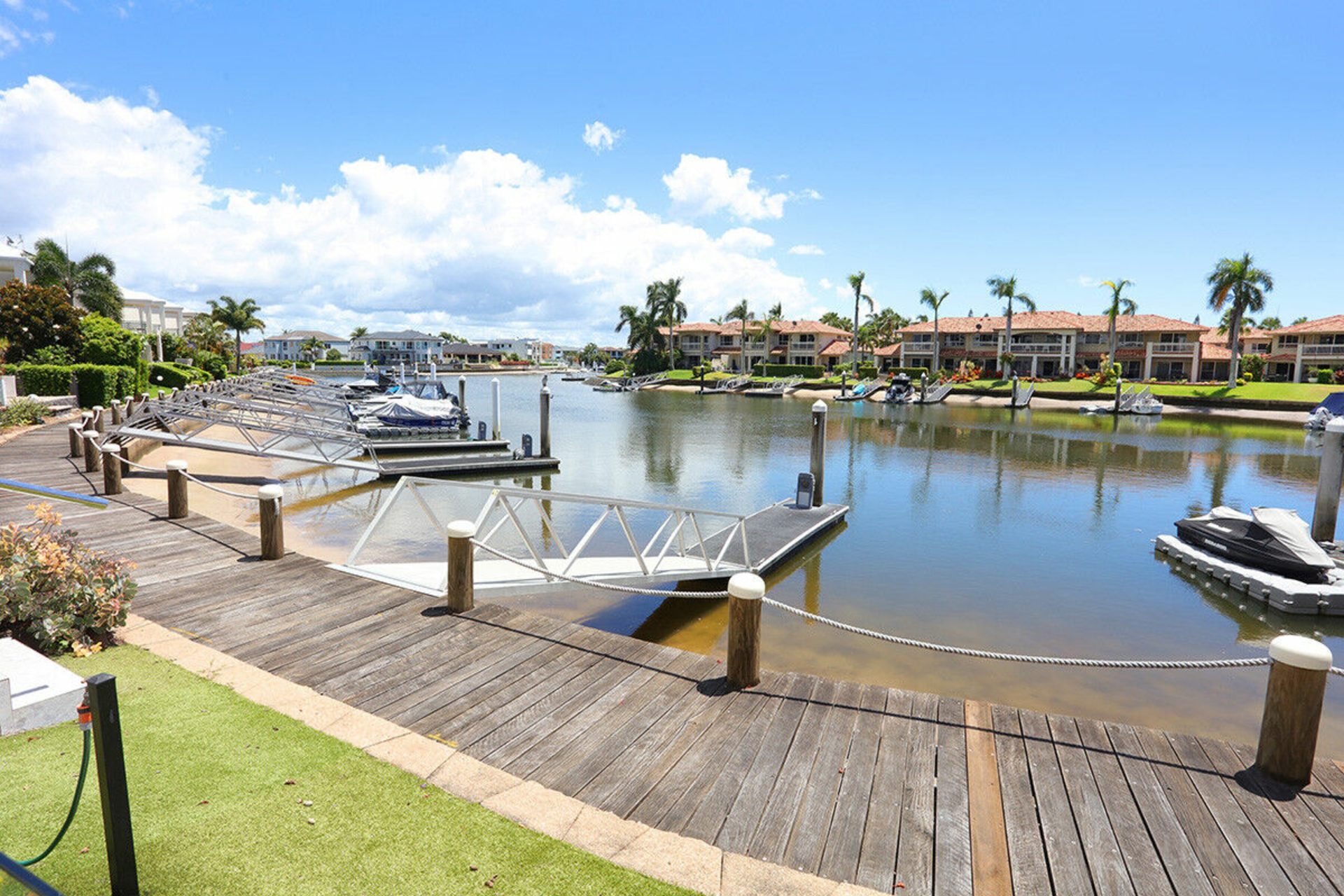 40/3 Lee Road Runaway Bay QLD - Property Details - LJ Hooker