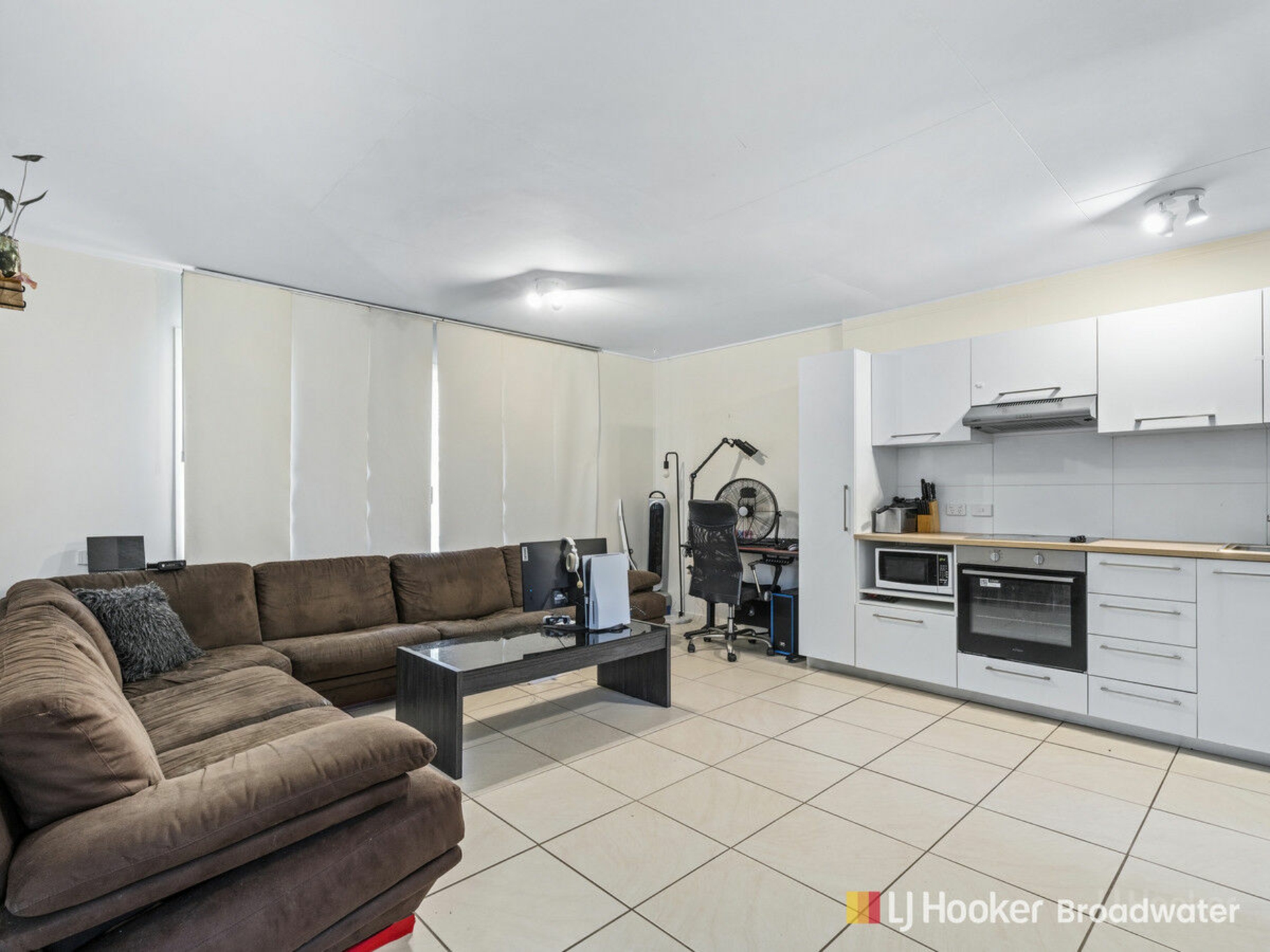 1/9 Middle Street Labrador QLD - Apartment for Sale - LJ Hooker