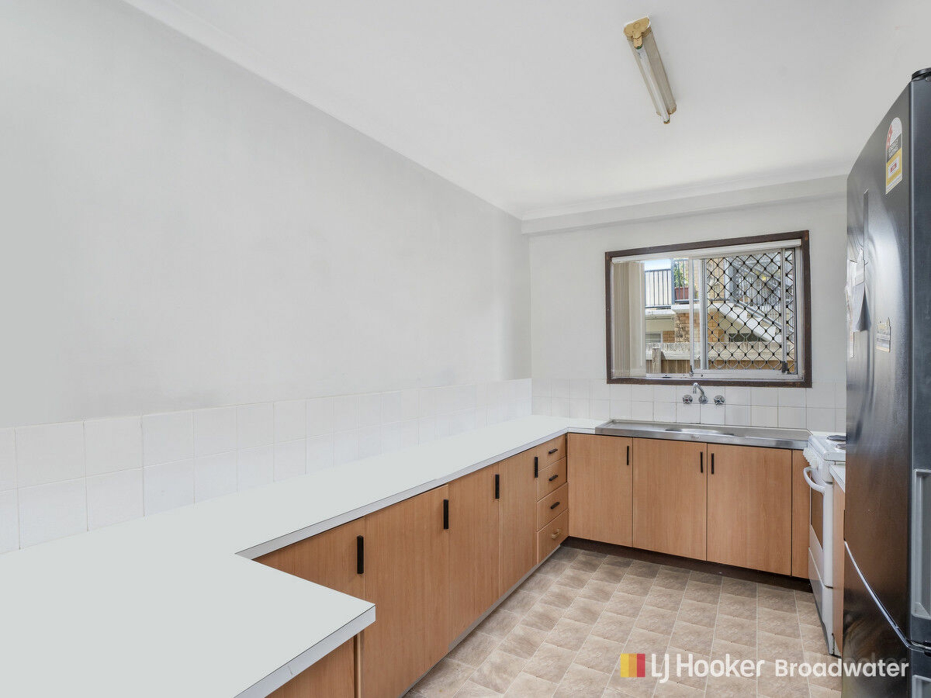 2/39 Middle Street Labrador QLD - Unit for Sale - LJ Hooker