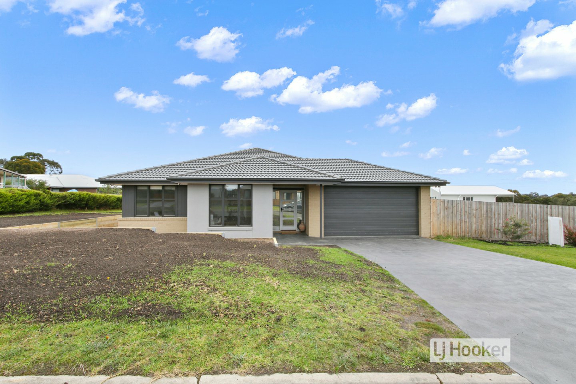 6 Tahoe Court Newlands Arm VIC - Property Details - LJ Hooker