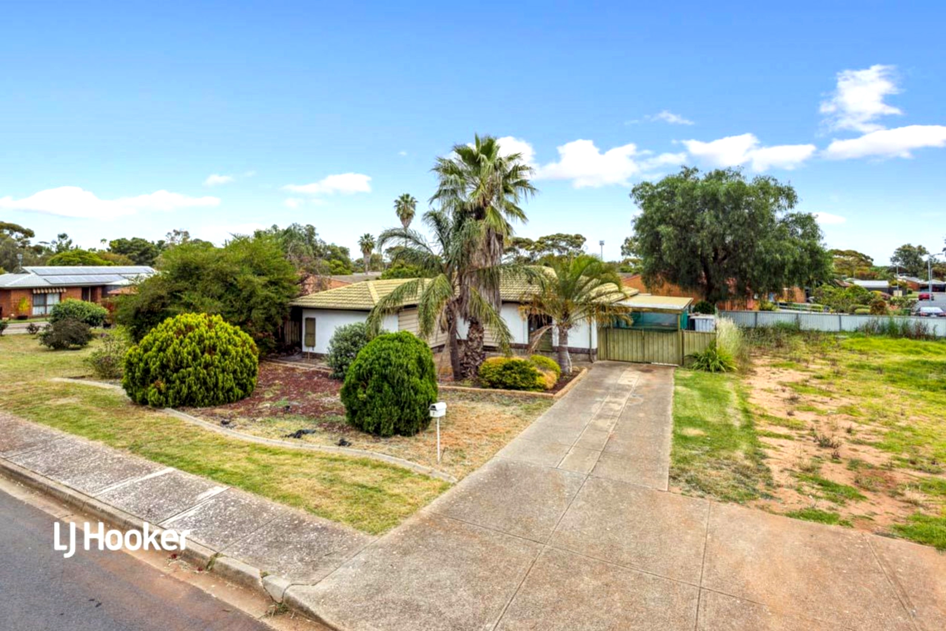 7 Fortress Street Elizabeth Downs SA - Property Details - LJ Hooker