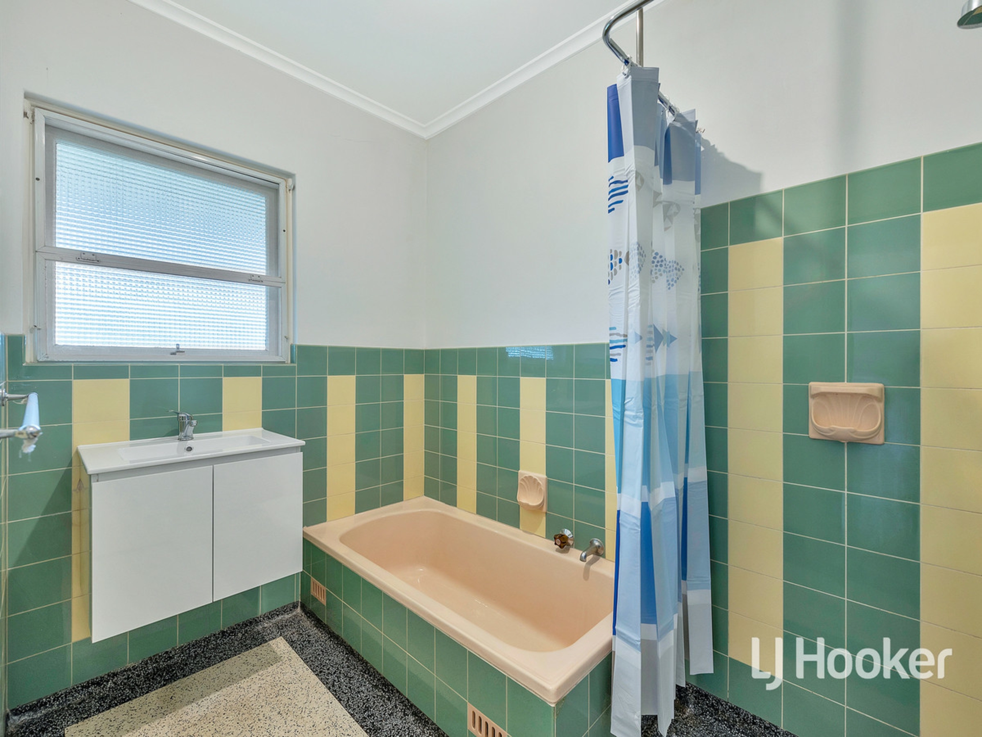 18 Adaluma Avenue Pooraka SA - Property Details - LJ Hooker