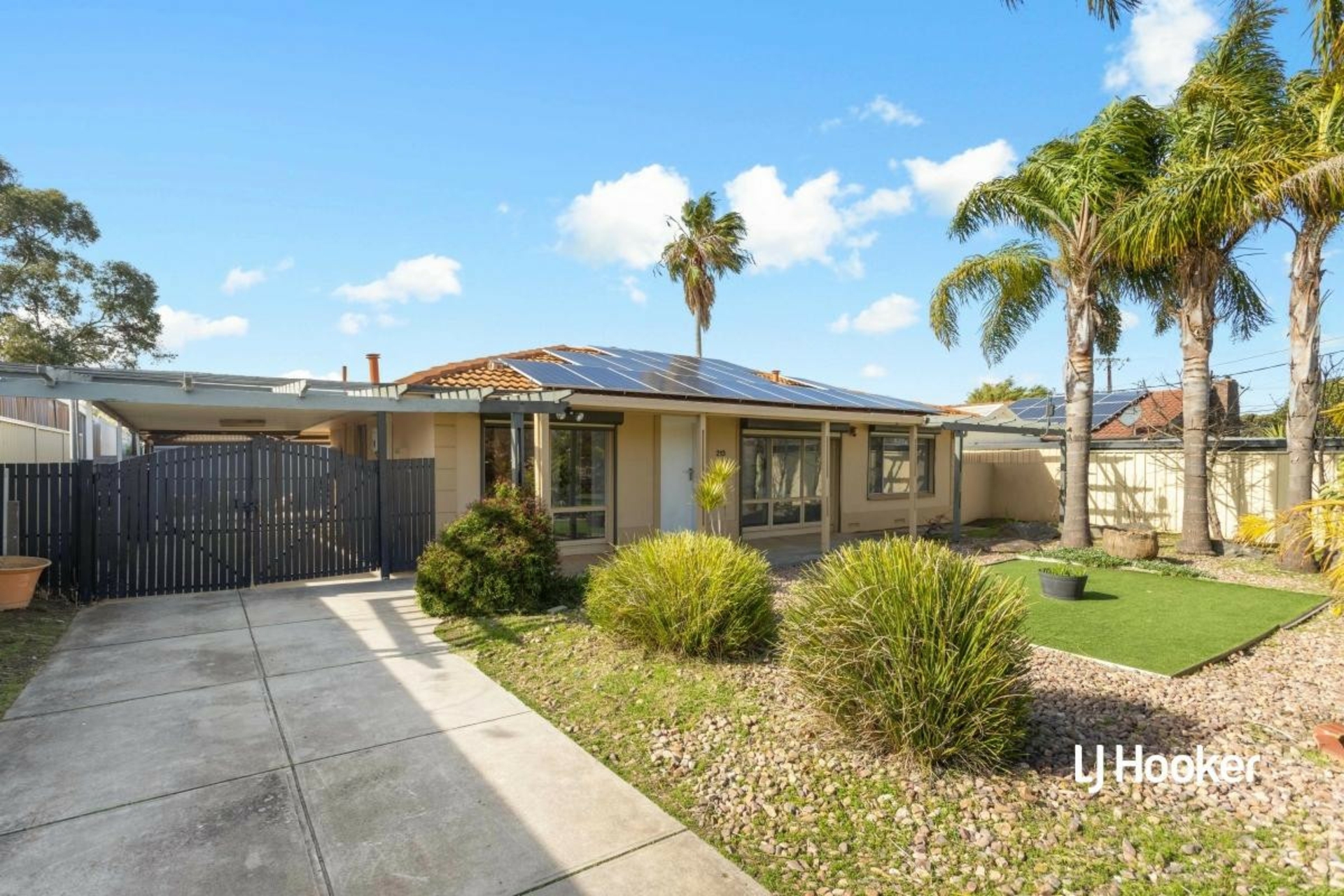 213 Kelly Road Modbury Heights SA - Property Details - LJ Hooker