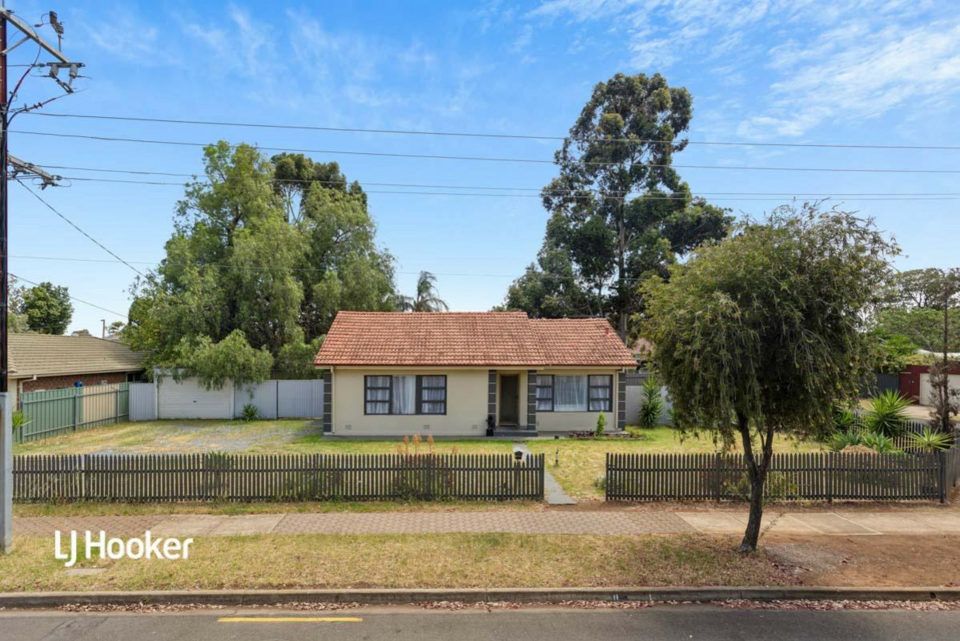 11 Armstrong Avenue Parafield Gardens SA - Property Details - LJ Hooker