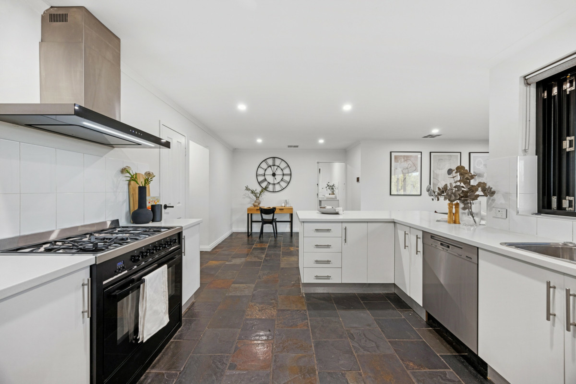 5 Wilkins Court Wynn Vale SA - Property Details - LJ Hooker